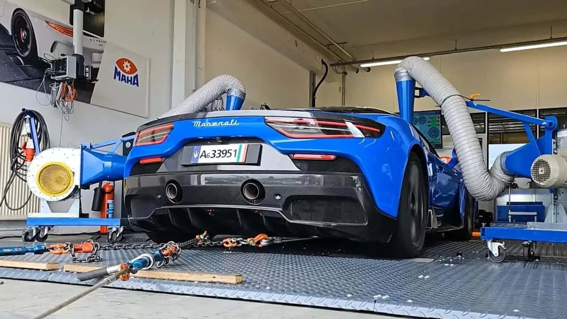 Regardez la Maserati MC20 faire un tour rapide du Nürburgring puis se ...