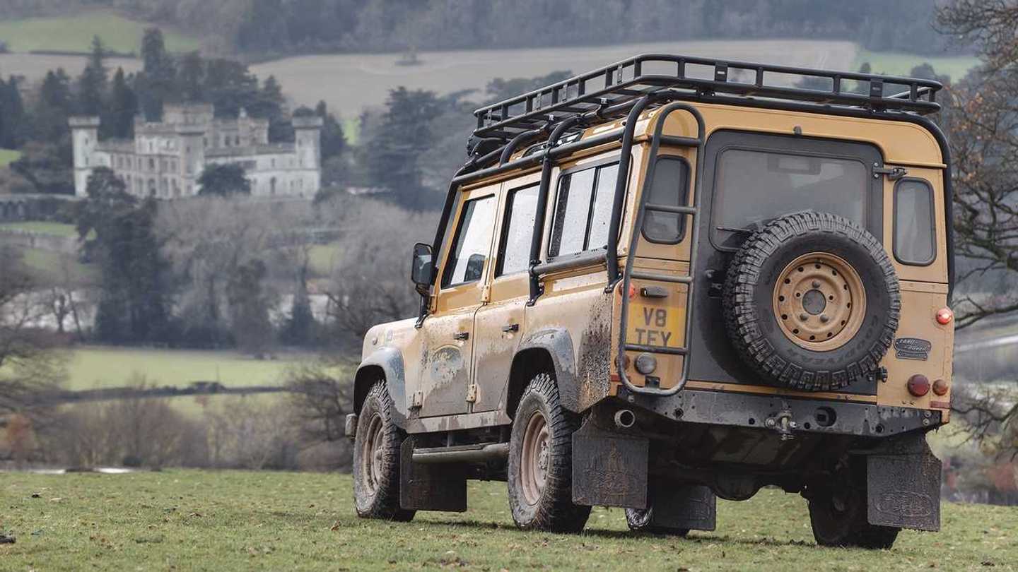 Land Rover Defender, torna quella del Camel Trophy