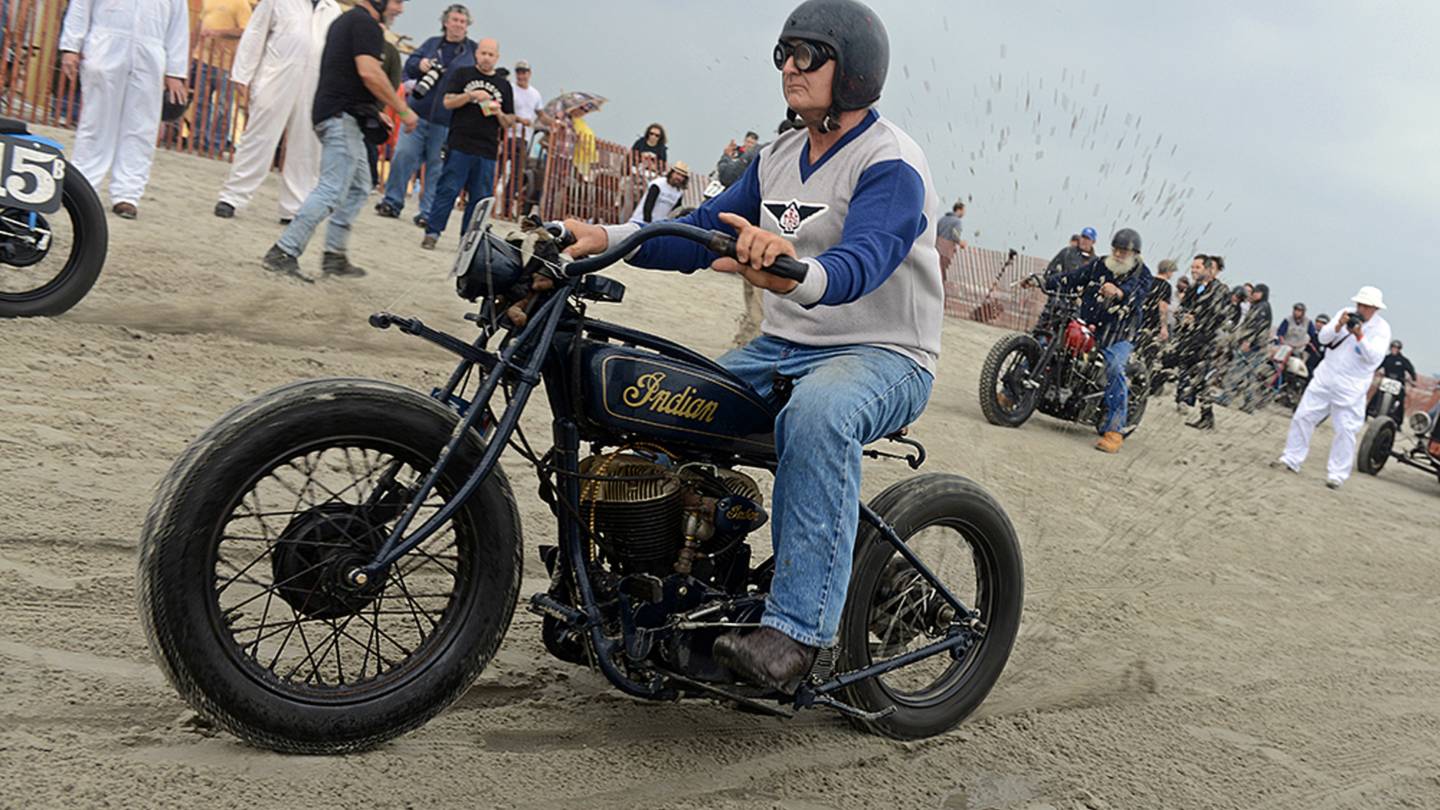 Vintage Motorcycle Racing on the Beach - The Race of Gentlemen 2014