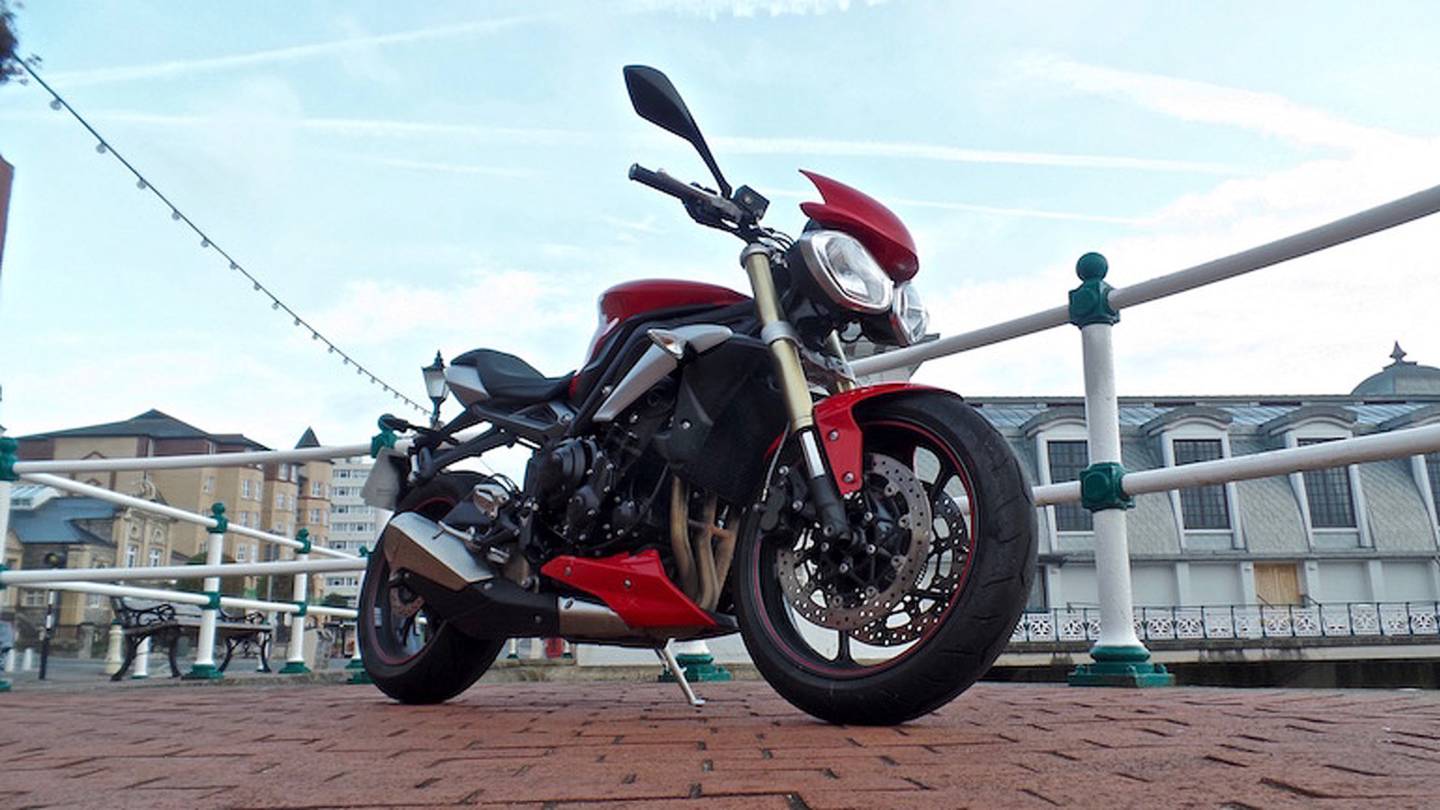 RideApart Review: 2016 Triumph Street Triple