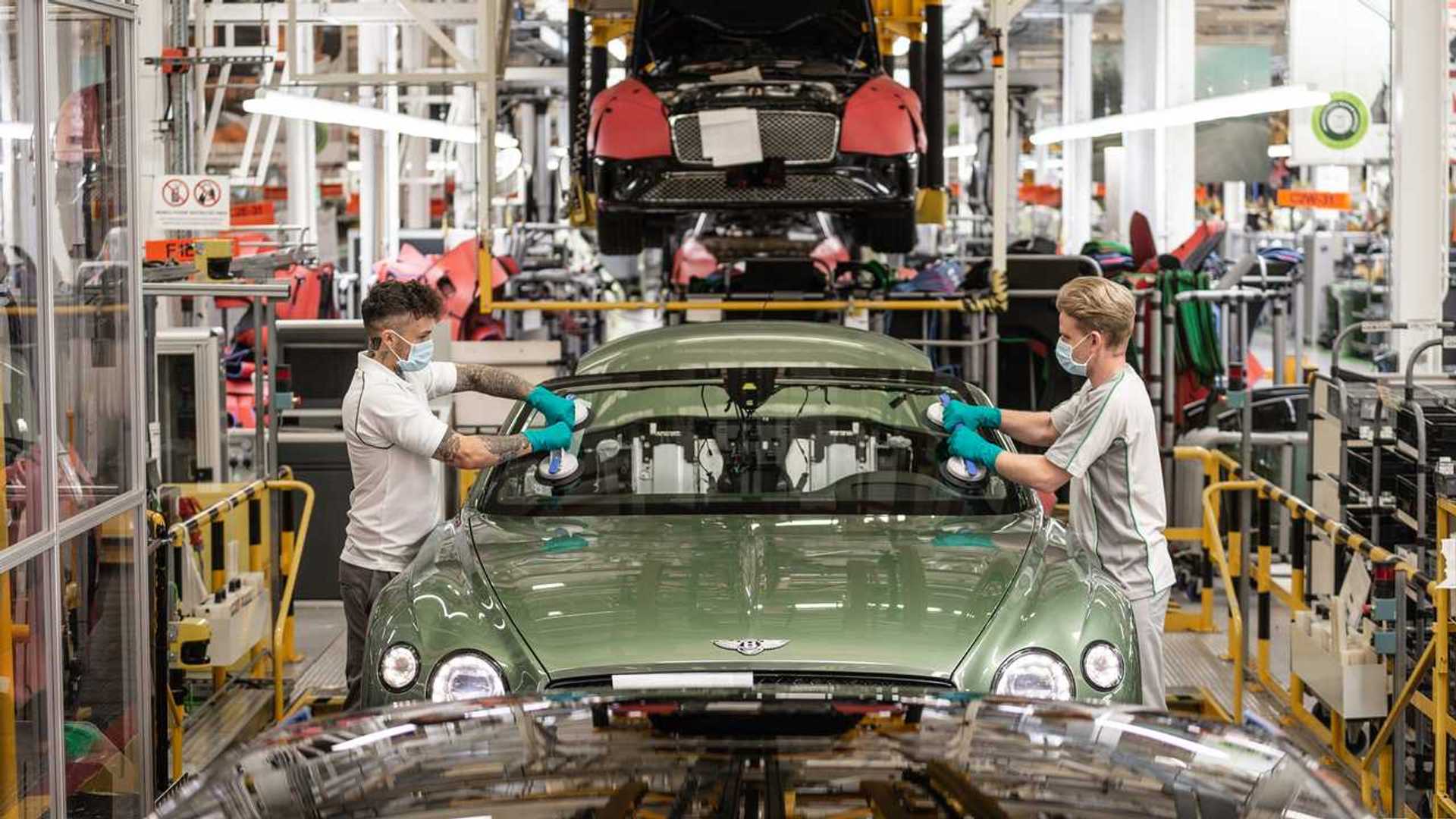 Chip shortage causes 'worrying' decline in UK car manufacturing
