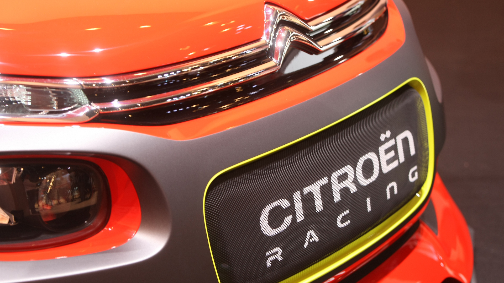380-hp Citroen C3 WRC Concept let loose in Paris