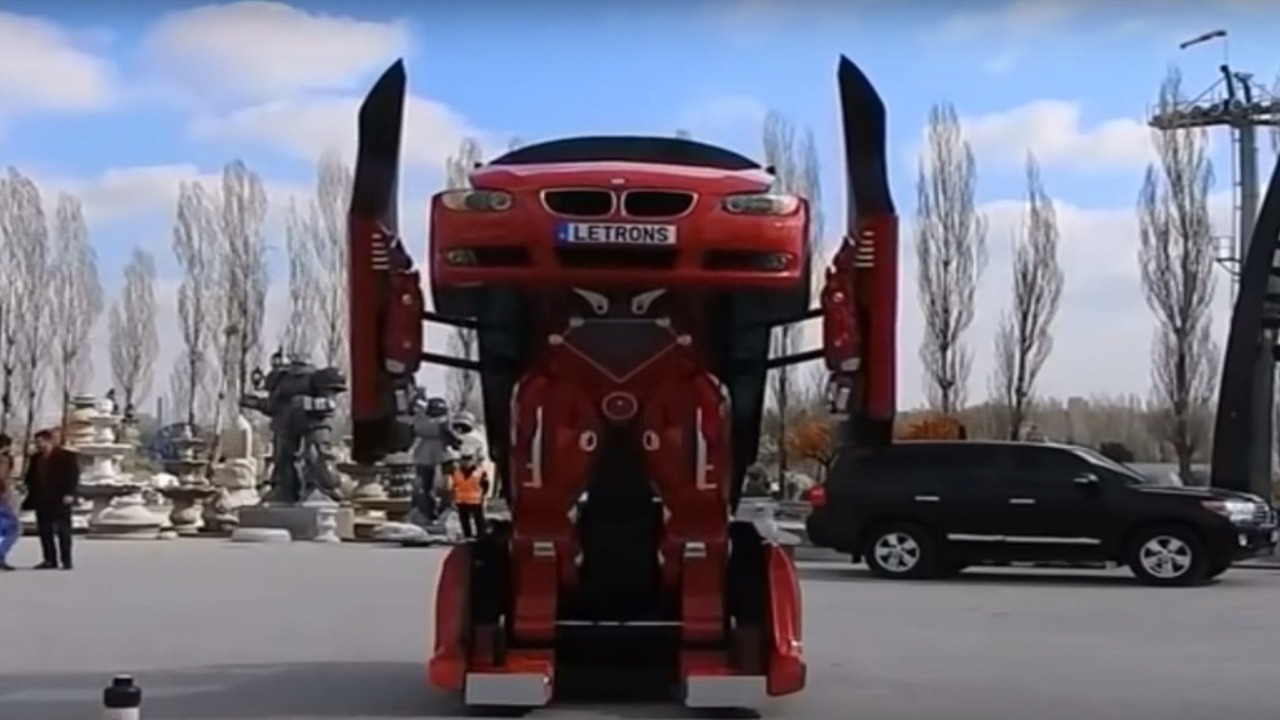 Vidéo - Il convertit une BMW Série 3 en un véritable Transformers