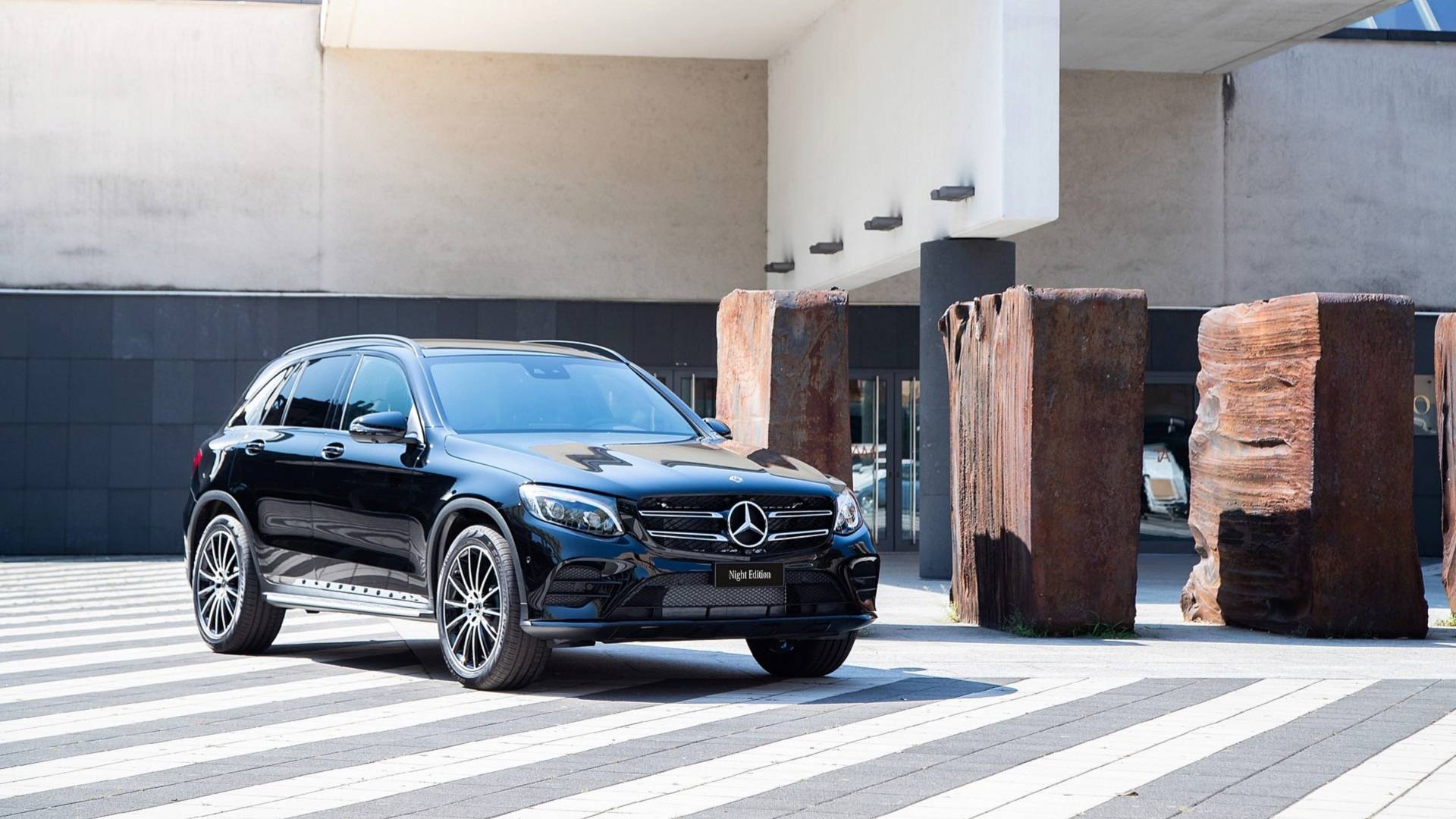 Mercedes Night Edition, look AMG e più tecnologia