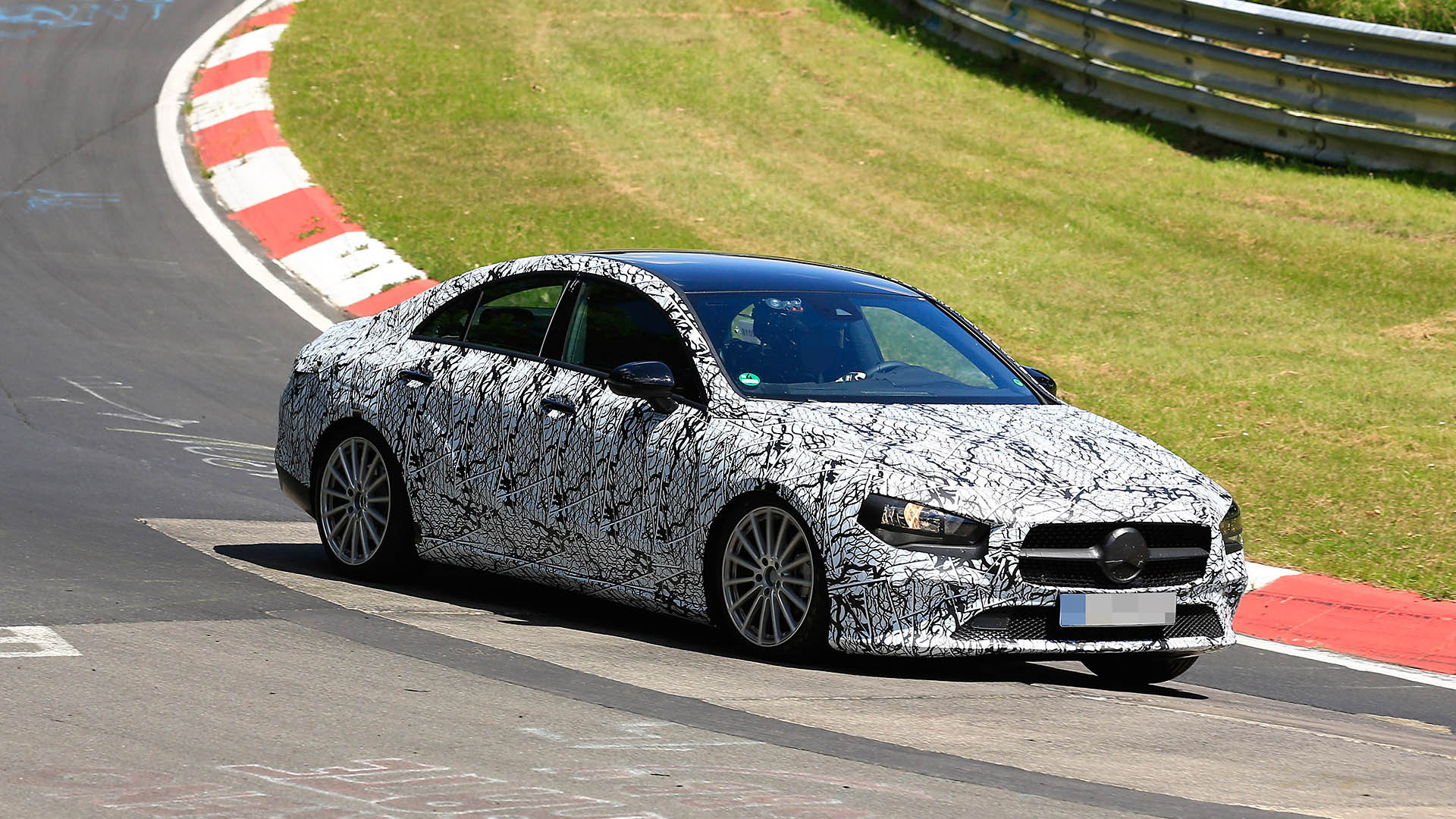 Neuer Mercedes CLA am Ring erwischt