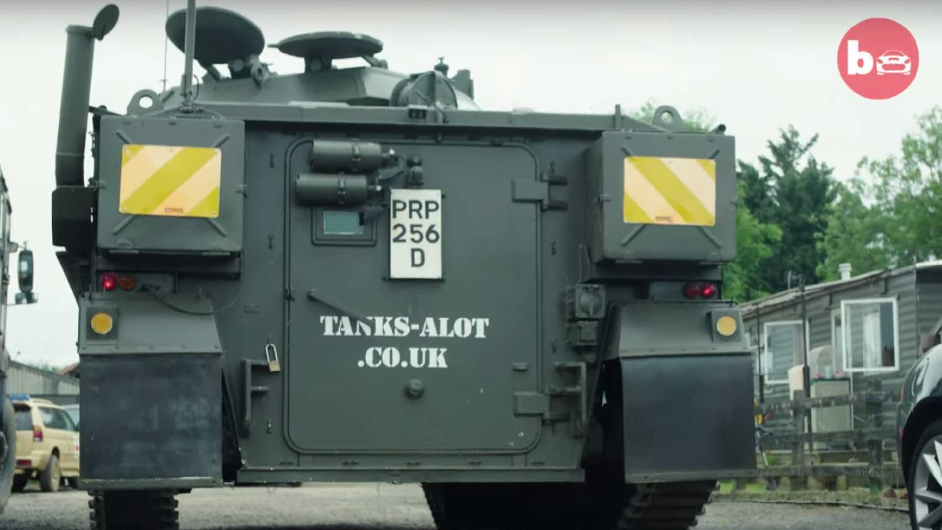 Este tanque limusina es la última moda para todo tipo de fiestas