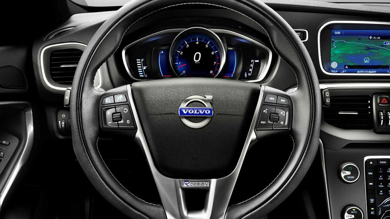 Lanzamiento: Volvo V40 T4 R-Design