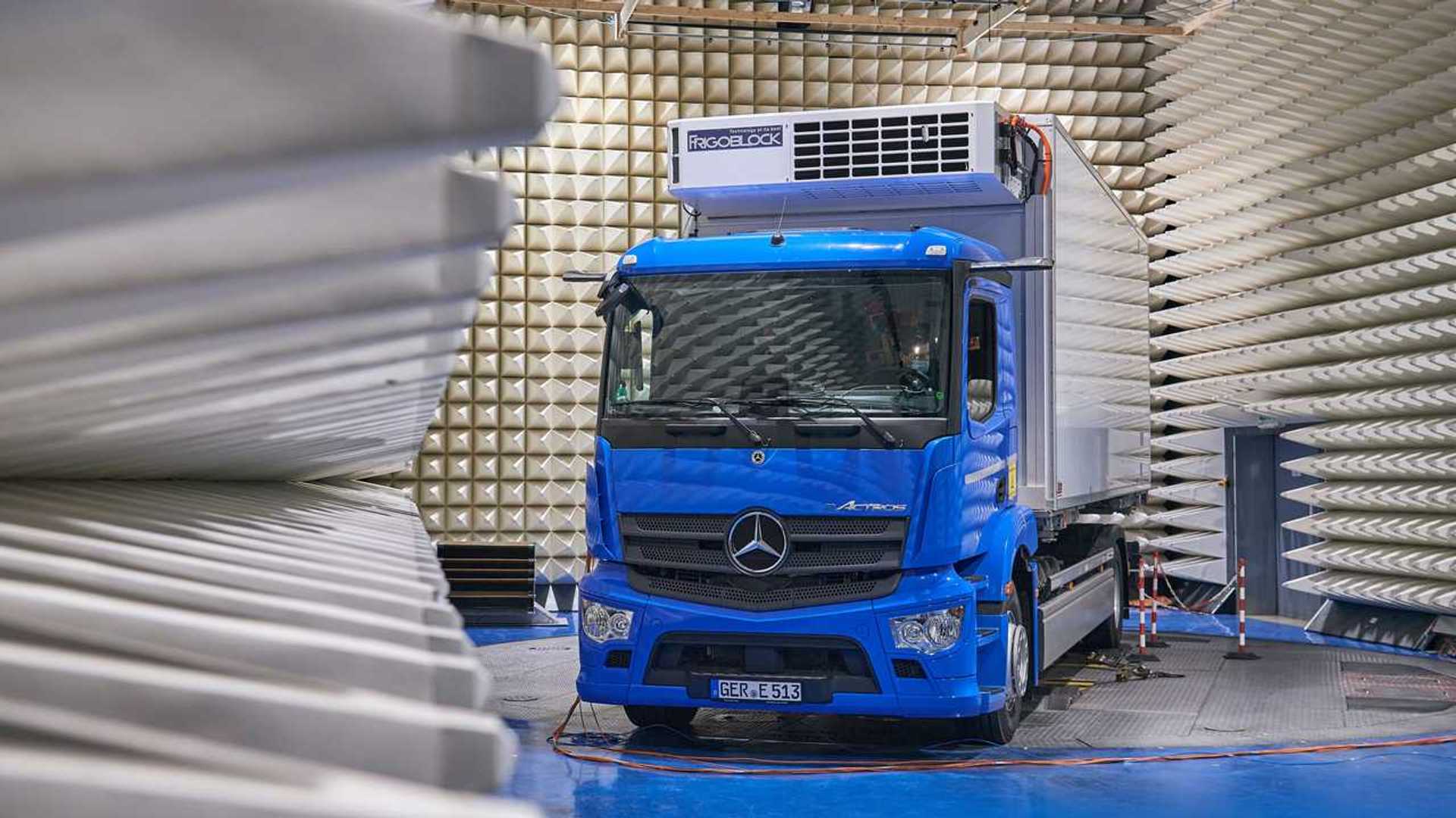 Mercedes-Benz Trucks Presents The Series-Production eActros