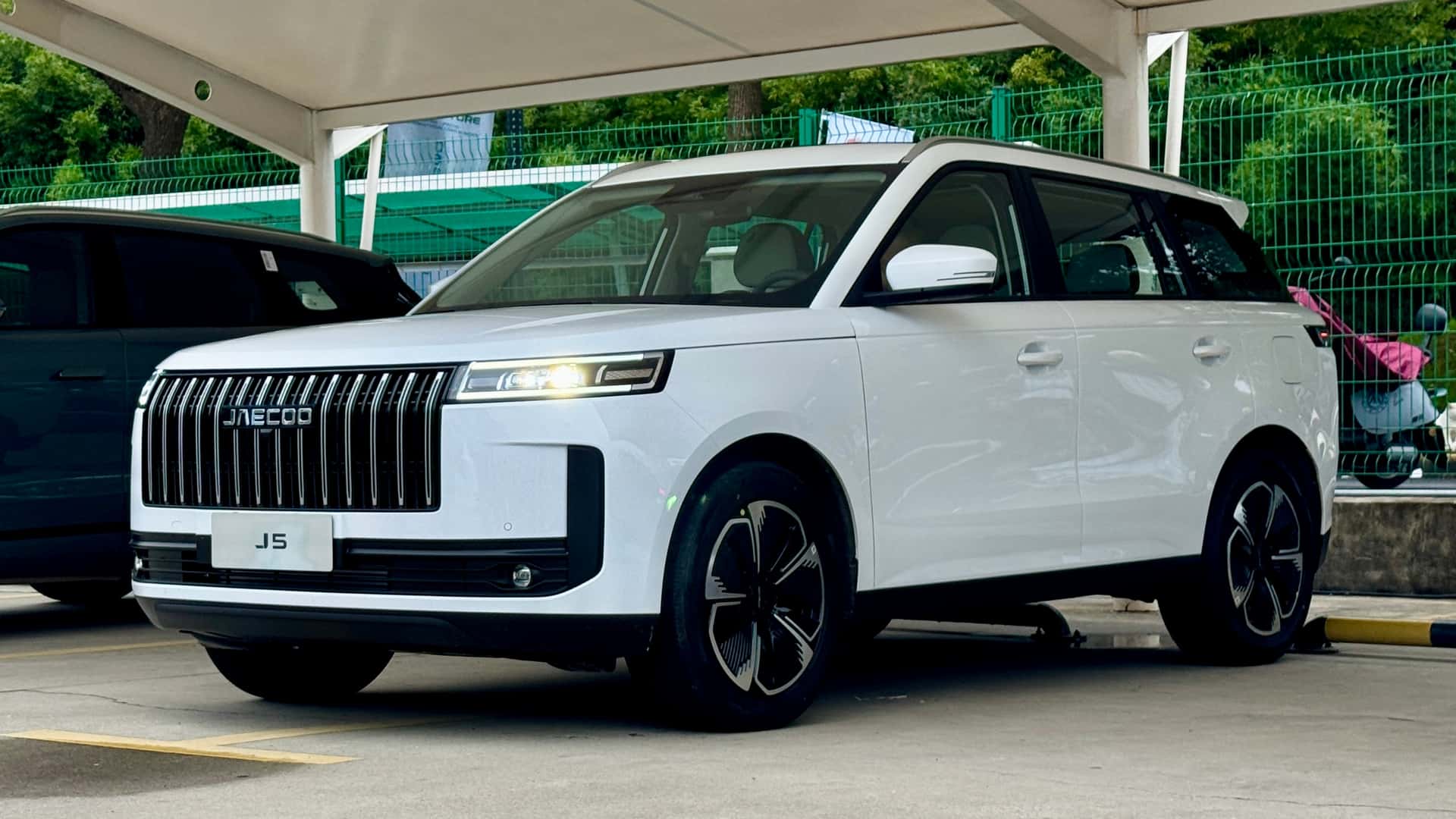 Jaecoo 5, arriva il SUV compatto cinese a benzina o full hybrid