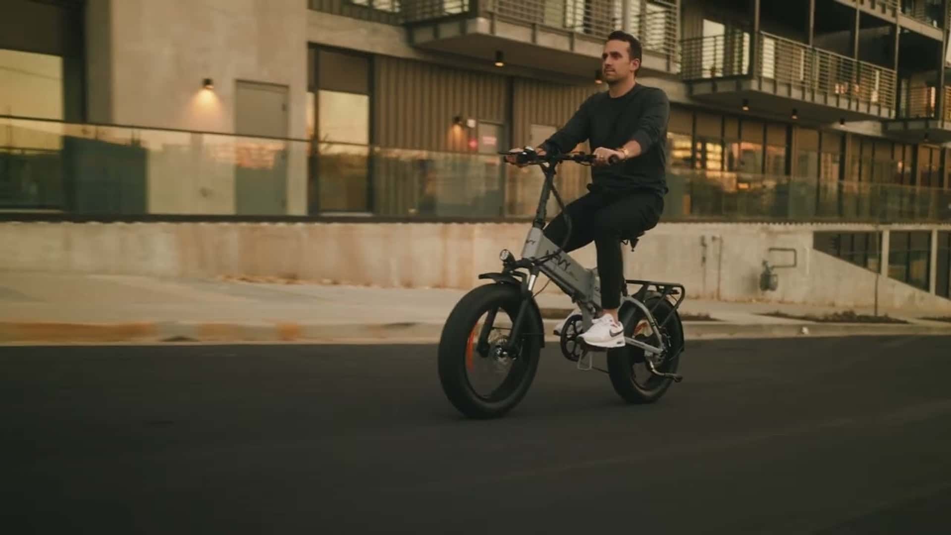 New PVY Z20 Plus E-Bike Combines Practicality With Off-Road Capability