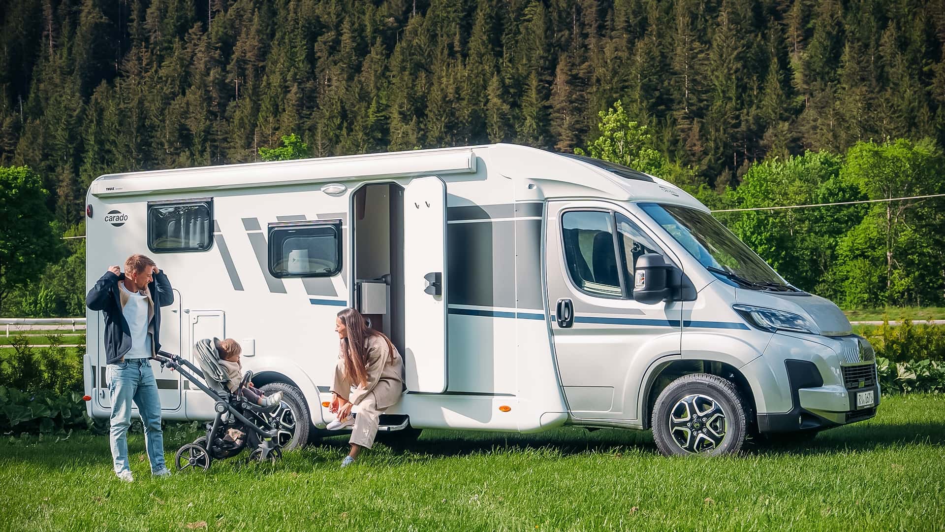 Carado V 347 (2025): camper familiar con cama infantil flotante