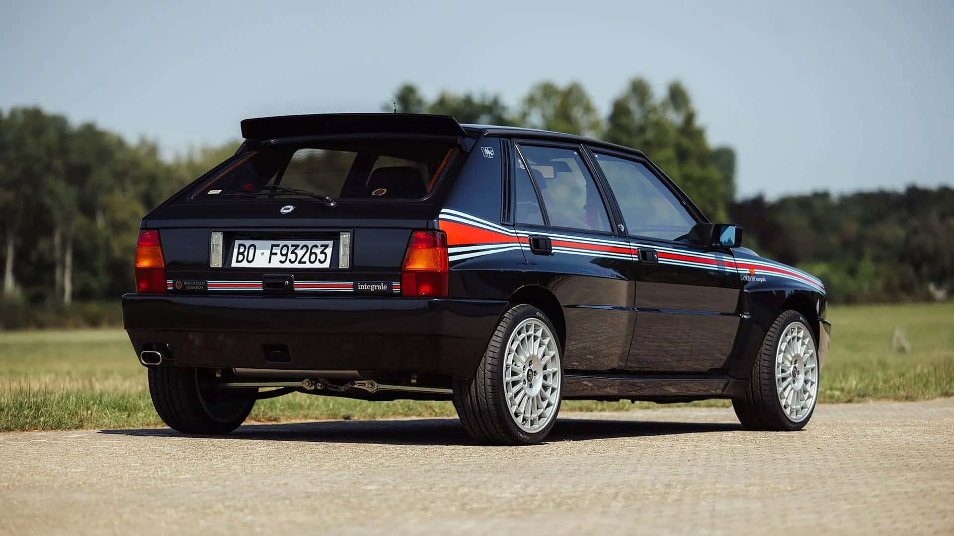 Photos: Lancia Delta HF Integrale Evo Martini 5 (1992), noire pour ...