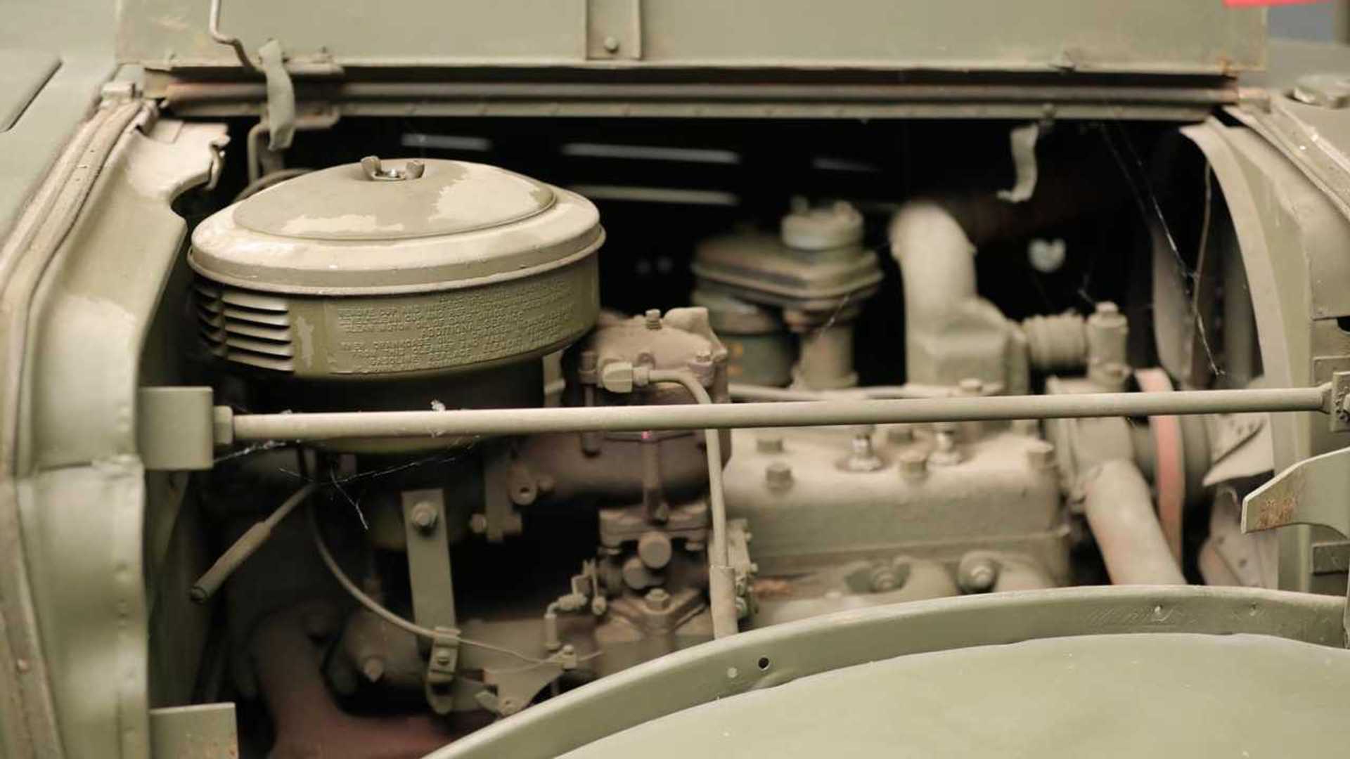 Disfruta de esta camper vintage, un Dodge militar de 1954