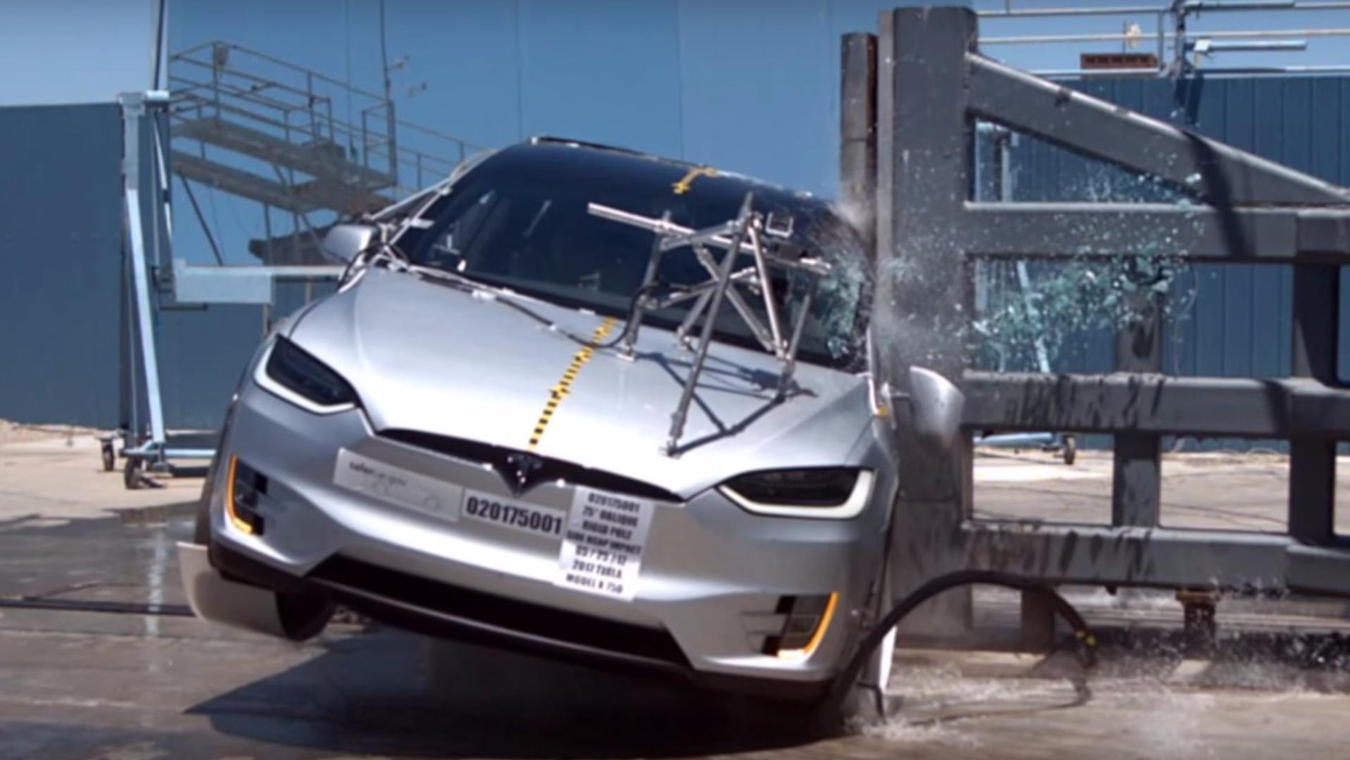 Crash-test - 5 étoiles pour le Tesla Model X aux États-Unis
