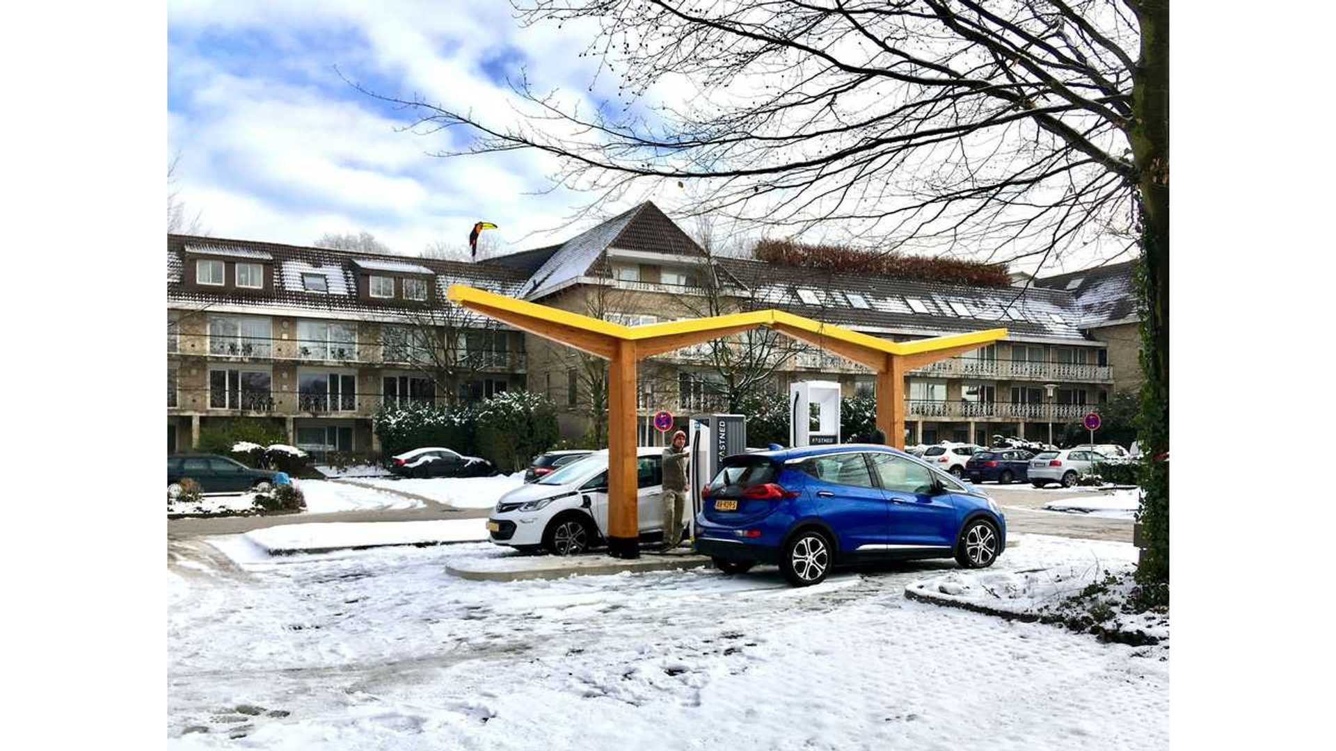 Here's What You Should Know About EV Fast Charging | InsideEVs Photos