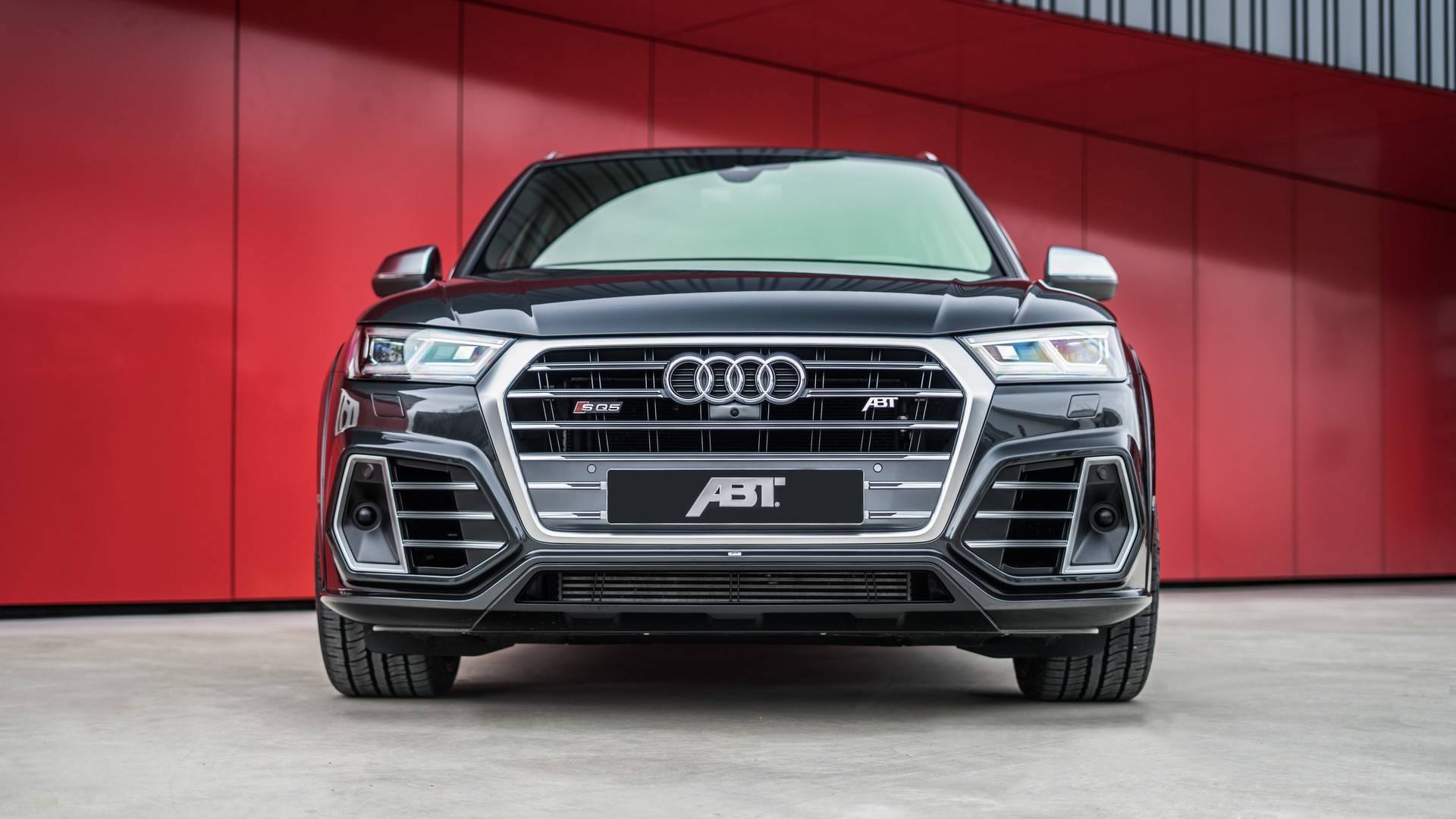 Audi SQ5 Lowered By ABT Up To The Point It's Now A Hatchback