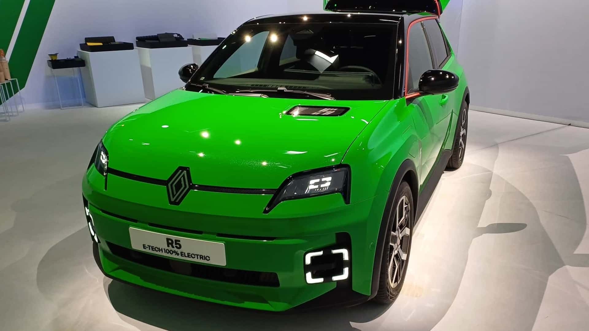 Renault 5 elétrico já faz sucesso com 50.000 clientes na lista de espera
