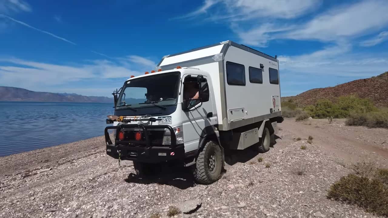 Il camper su base Fuso Truck 4x4 è un piccola casa su ruote