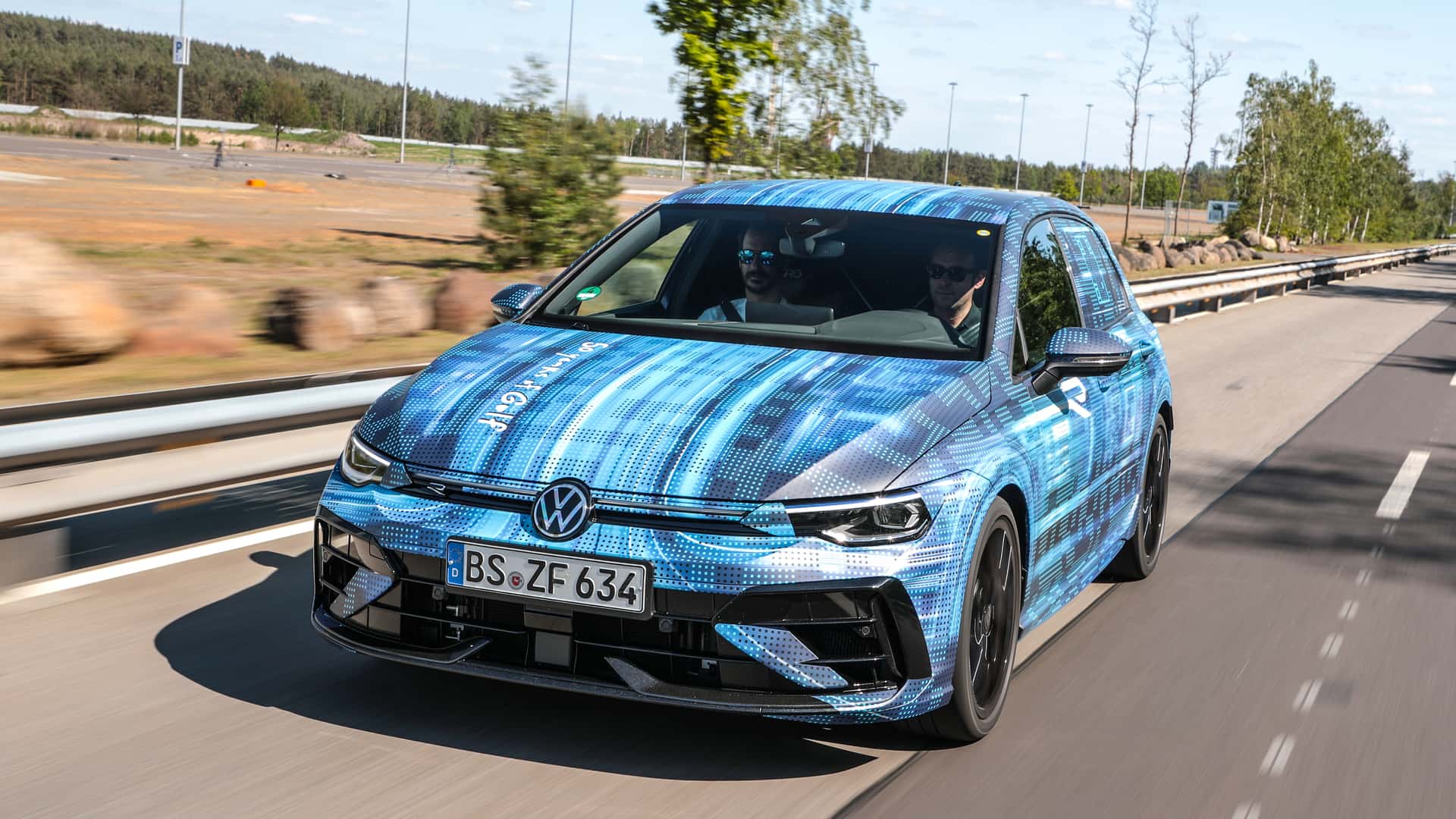 Volkswagen Golf R 2024: primera prueba del compacto con 333 CV