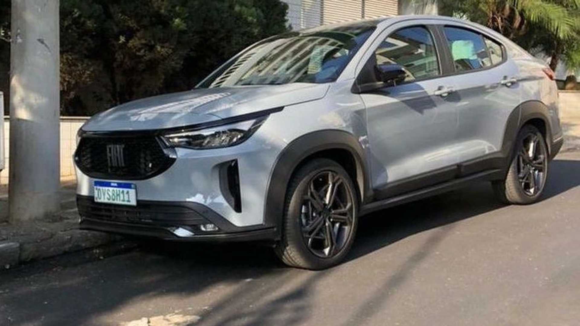 Novo Fiat Fastback 2023 é visto sem camuflagem pela primeira vez