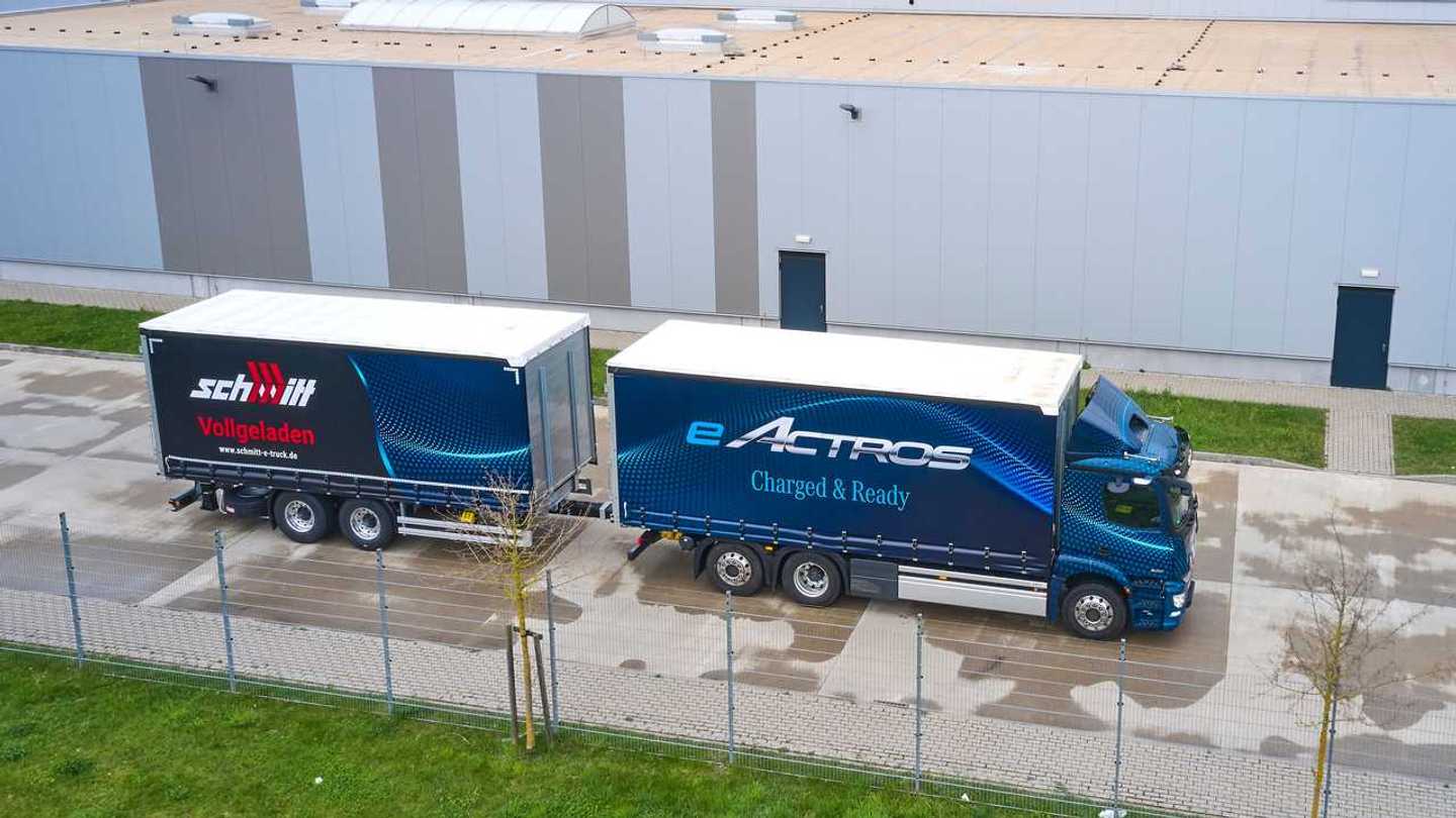 Mercedes-Benz Trucks Launches eActros With A Trailer
