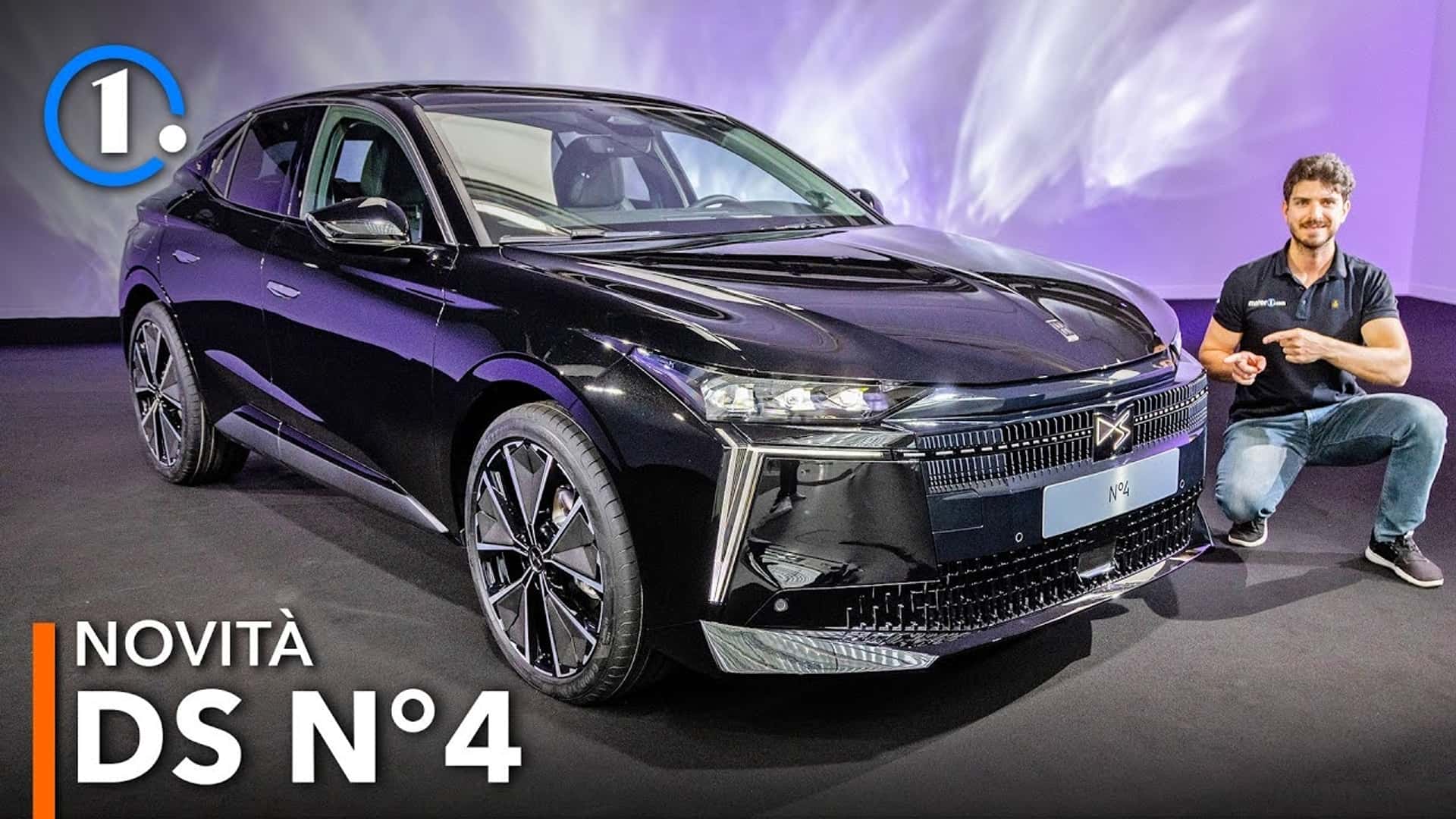 DS N°4, col restyling cambia nome e diventa (anche) elettrica