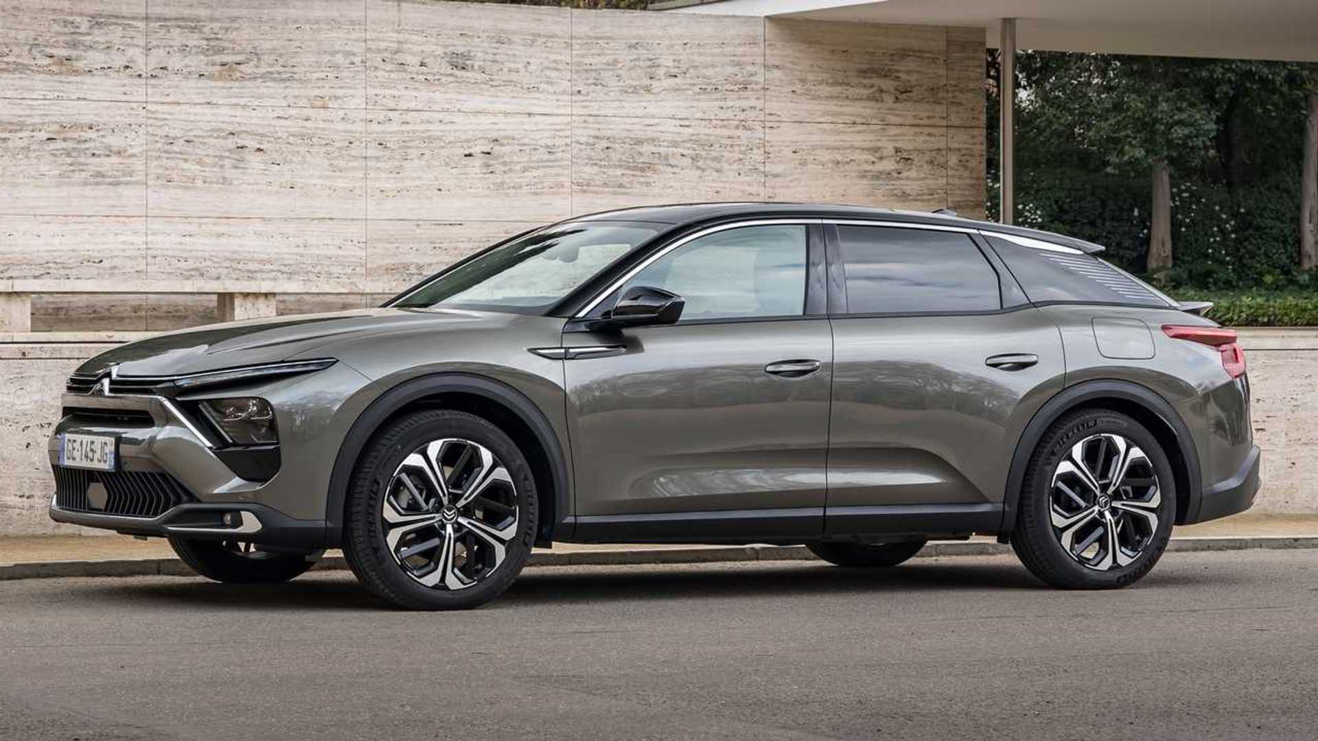 Citroen C5 X: info, prezzi, bagagliaio, motore, consumi e interni