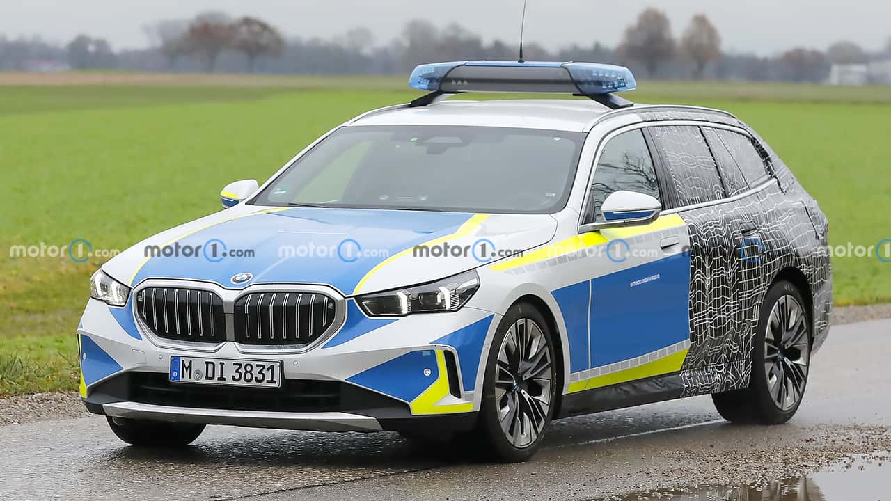 Neuer BMW 5er Touring (2024) zeigt sich als Polizeiauto
