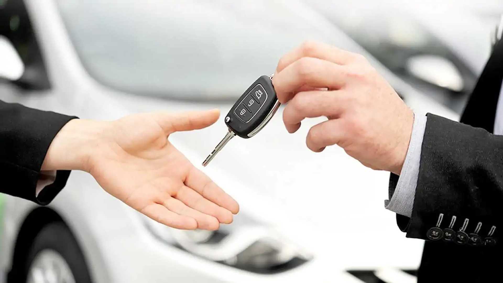 Un po' di chiarezza sul noleggio delle supercar ai neopatentati