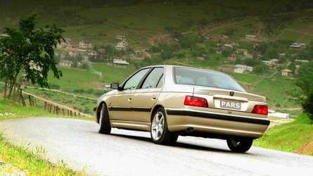 Peugeot 405 Iran | Motor1.com Photos