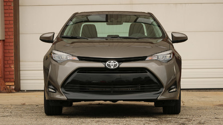 2017 Toyota Corolla Review: Mediocrity sells