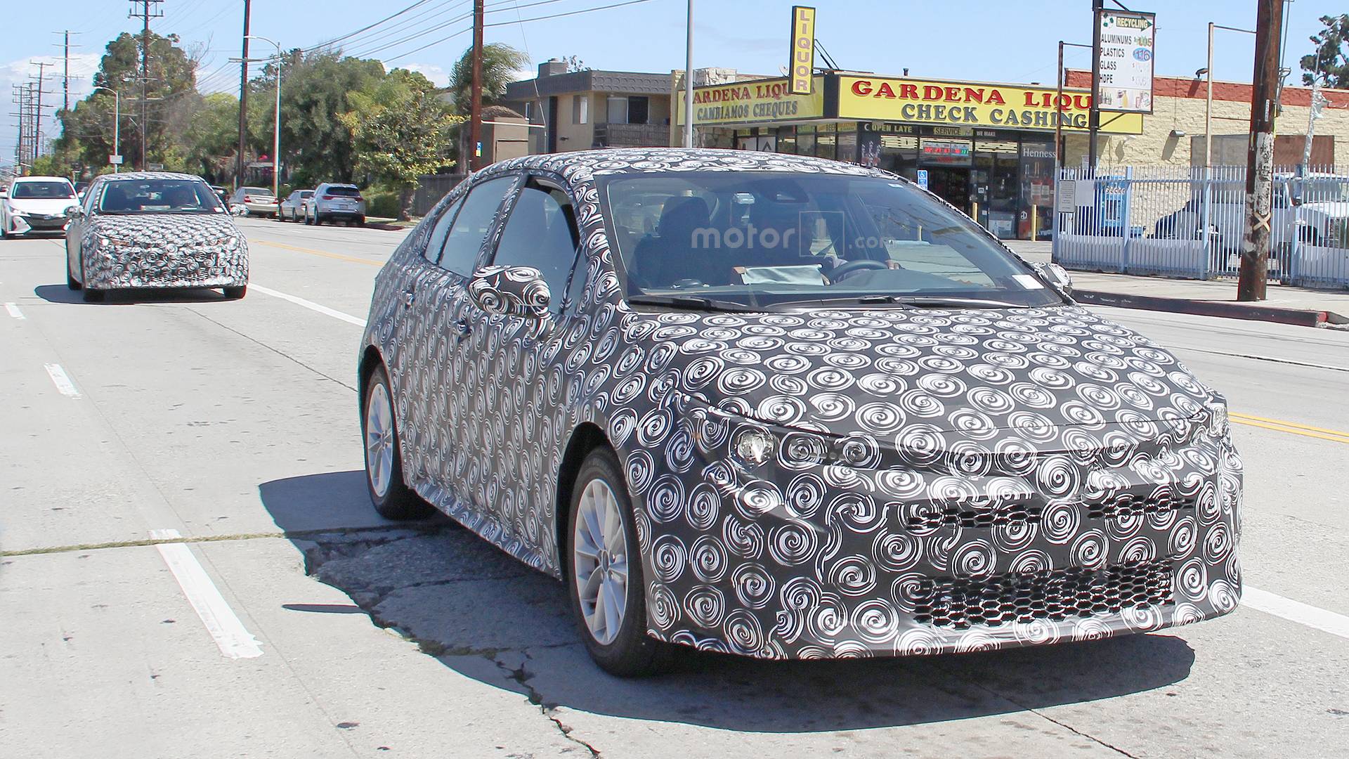 Toyota confirma planos para versões híbridas de Corolla e Hilux na ...