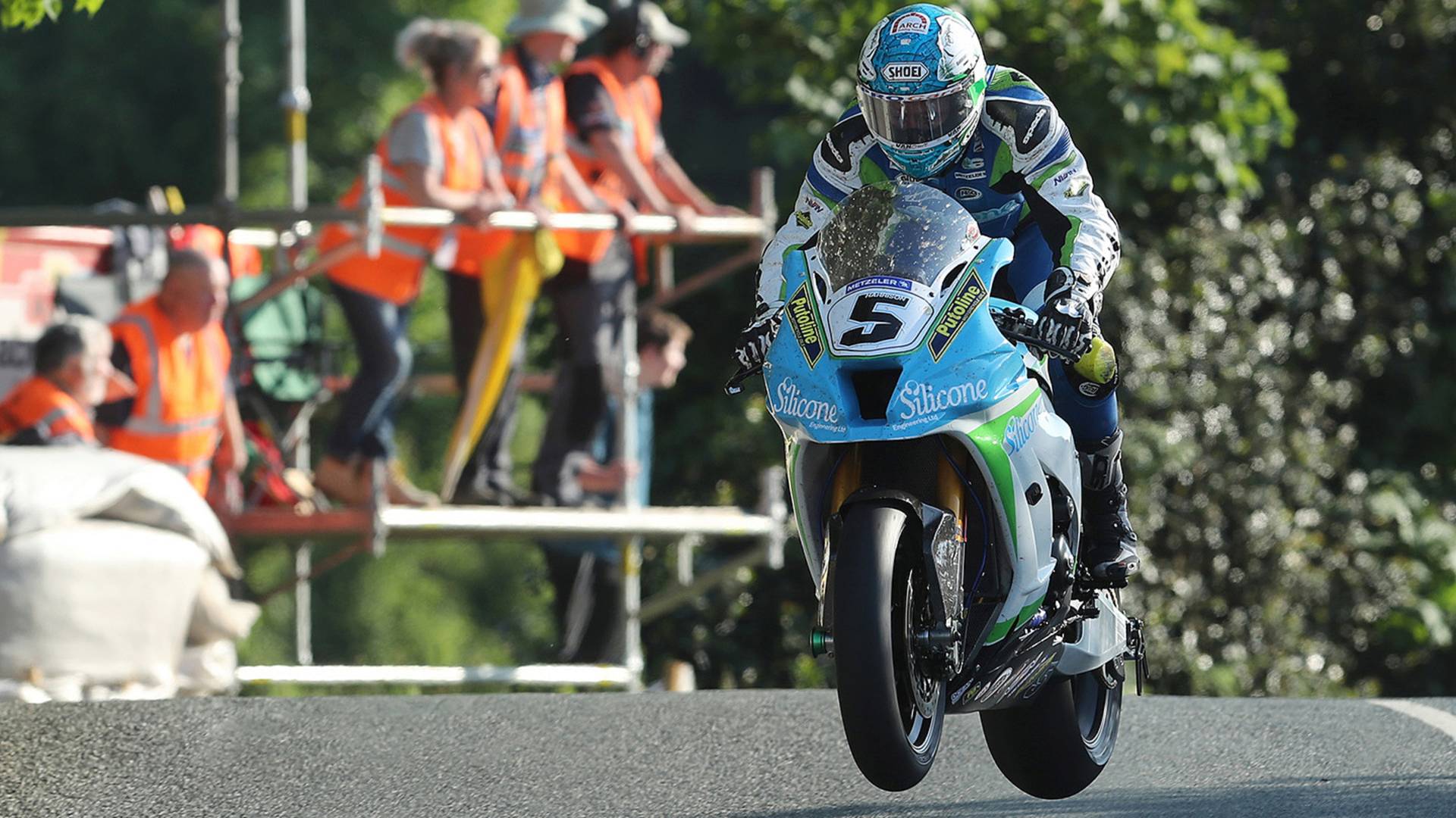 Isle of Man TT: Fastest Ever Superbike Qualifier, 131MPH