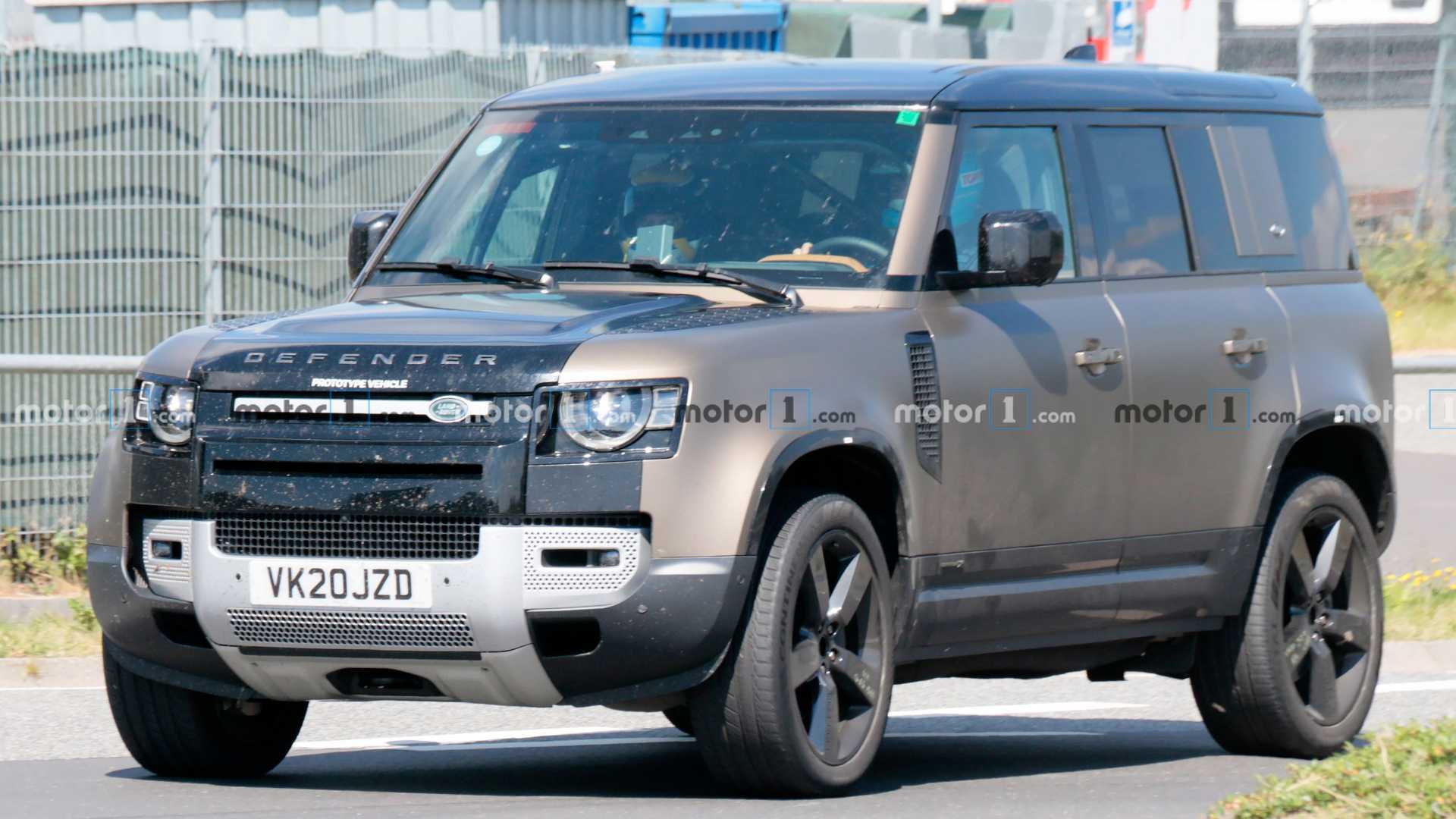 Land Rover Defender V8, gizemli motoru ile test sürüşünde