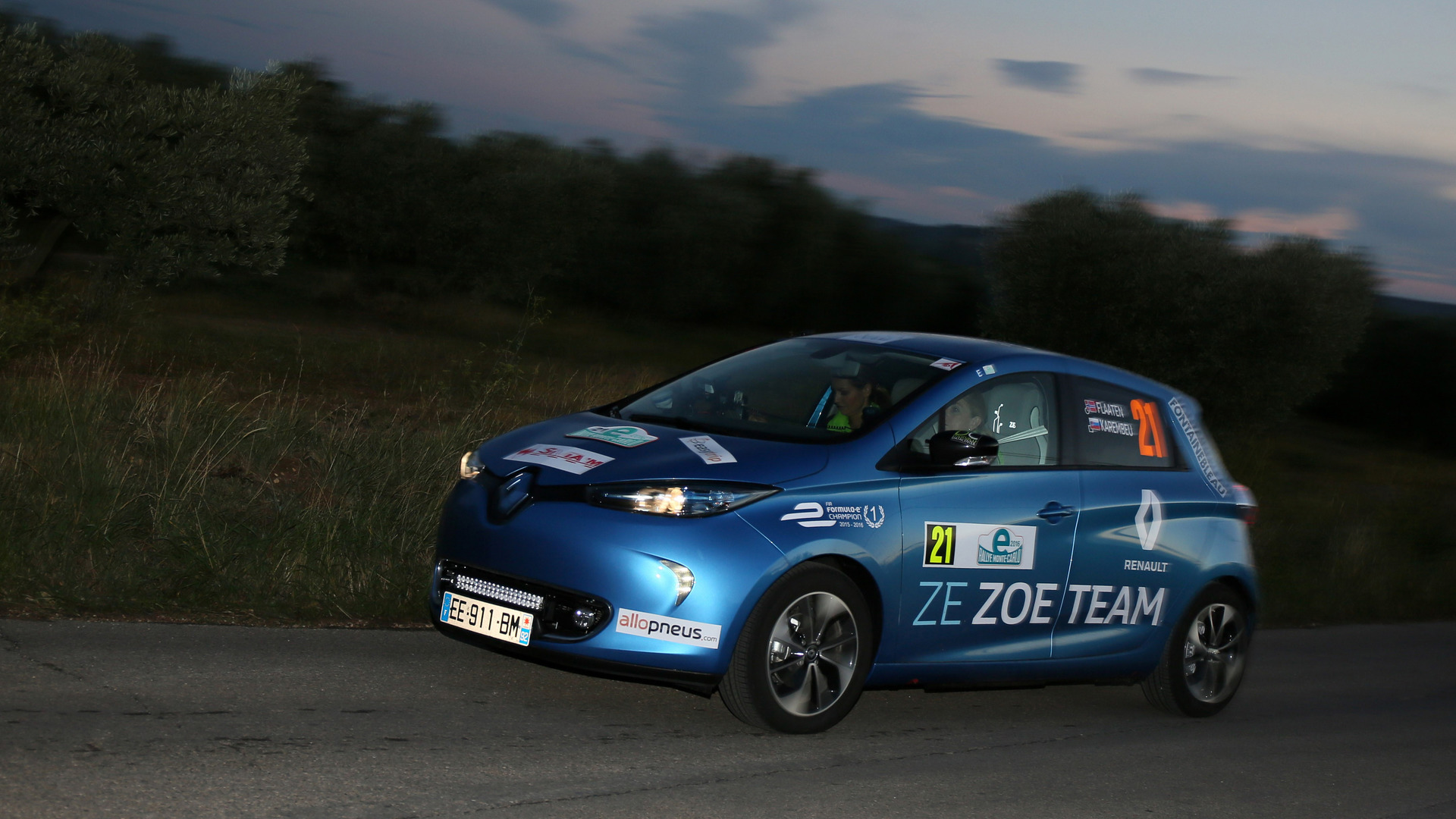 Podium et victoire de catégorie pour les Renault Zoé, à l'e-Rallye de ...