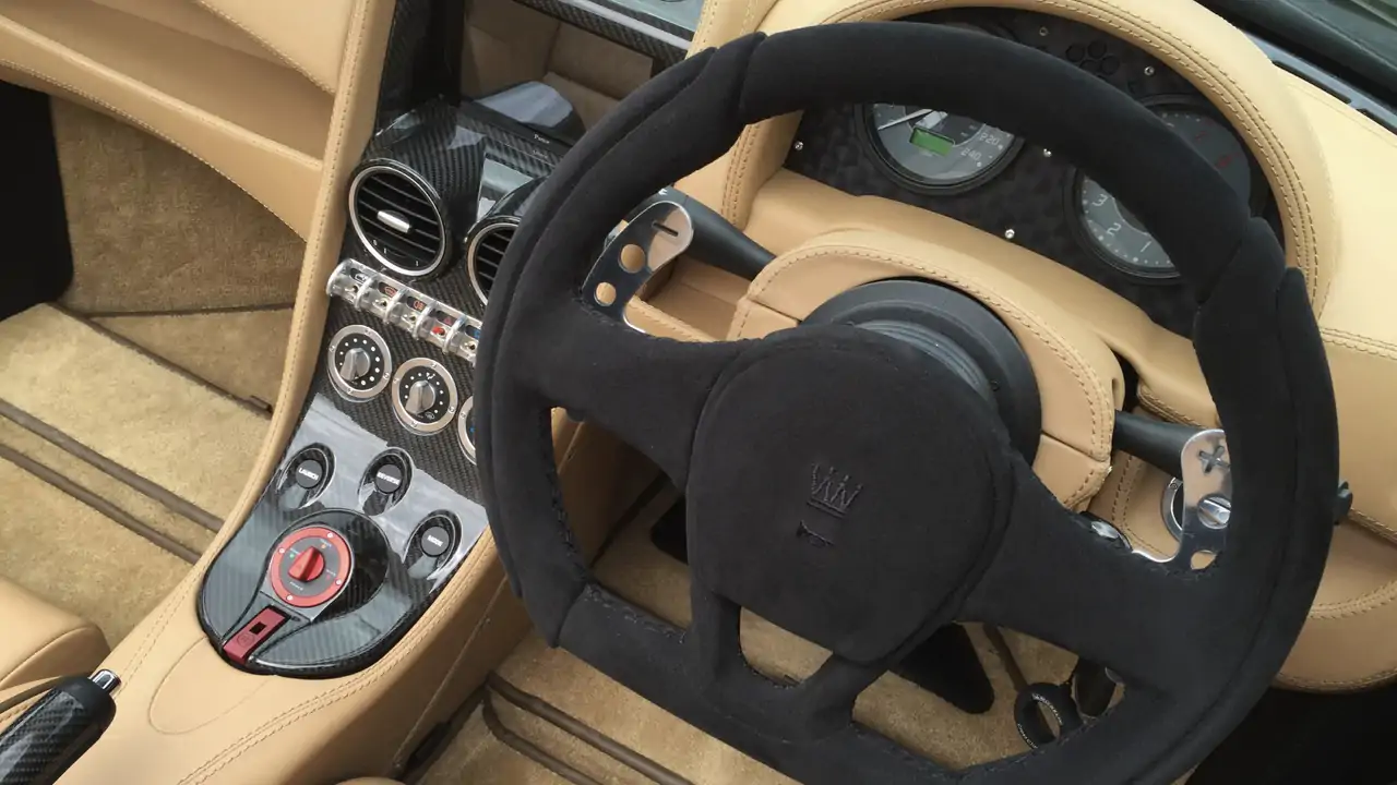Noble M600 Interior