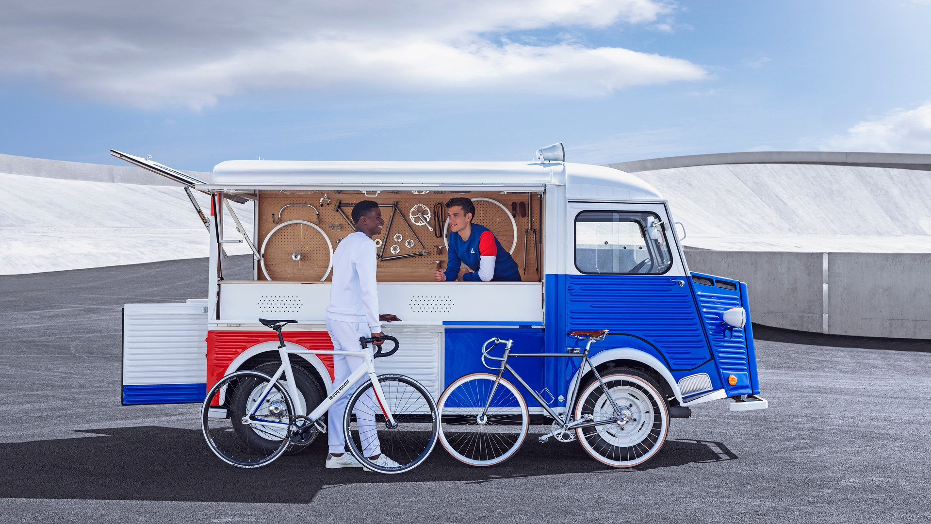 Citroën Type H con los colores de Le Coq Sportive