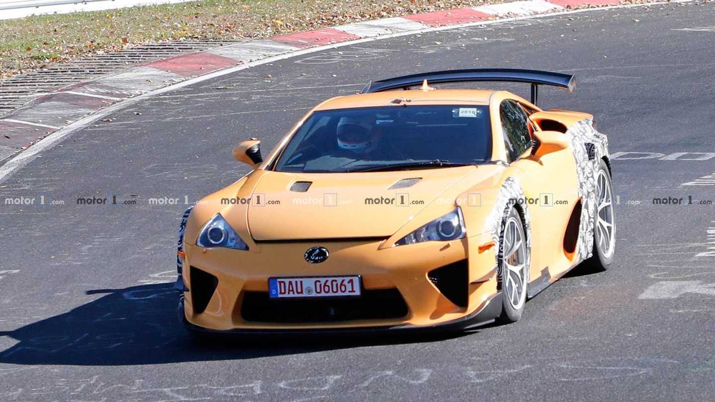 Mais que fait cette Lexus LFA sur le Nürburgring