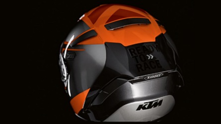 KTM presenta sus nuevos cascos Shoei KTM Powerwear