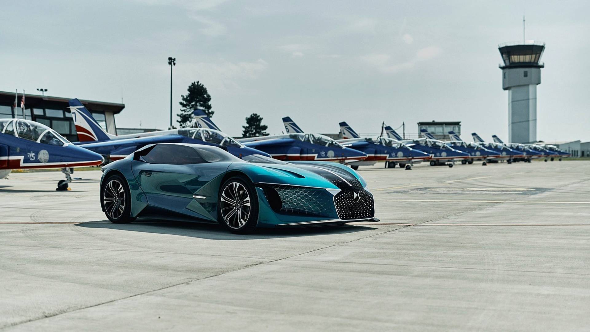 Première sortie pour le concept DS X E-Tense