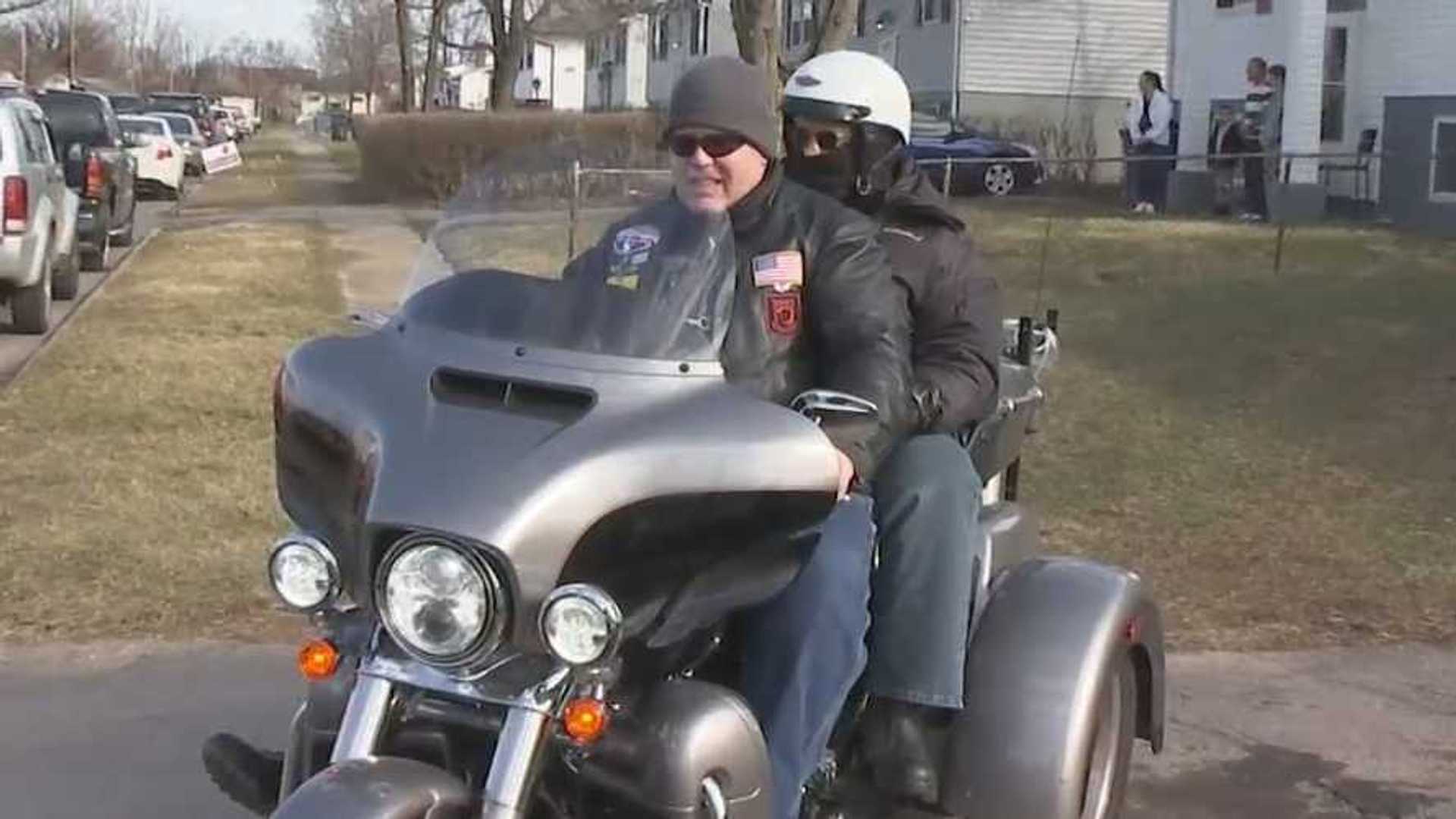 Motorcyclists Gather To Give Vietnam Veteran His Final Ride