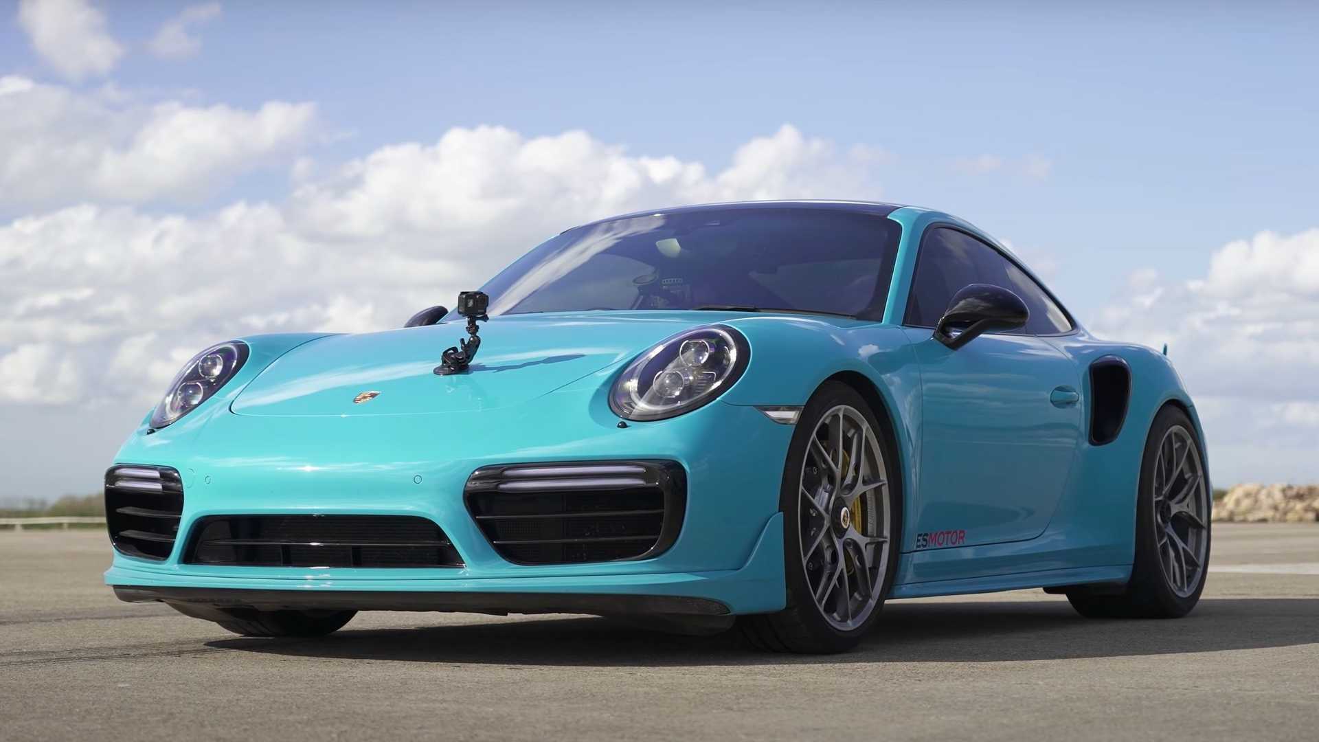 Audi TT RS, Audi R8 ve Porsche 911 Turbo S'in yarışını izleyin