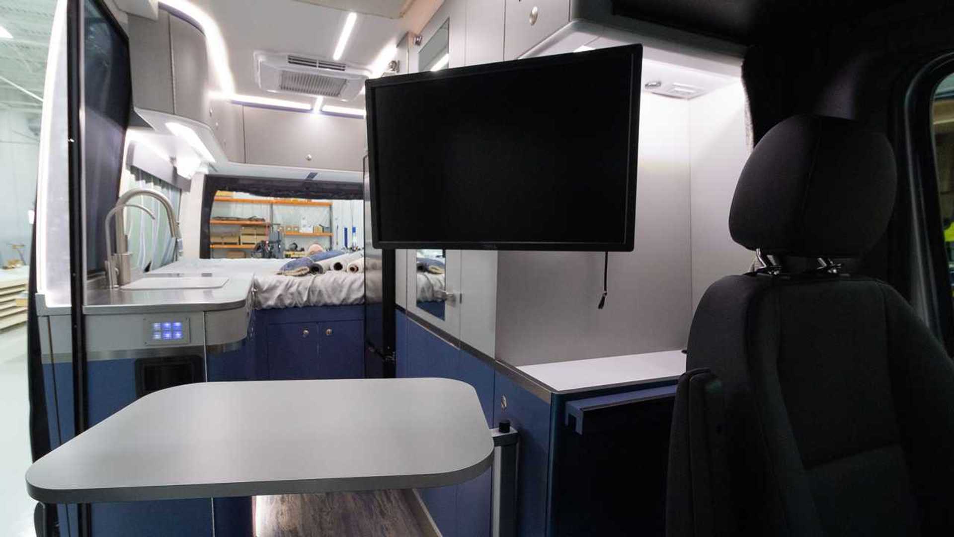 Advanced RV Kelvin, una Sprinter convertida en camper oficina