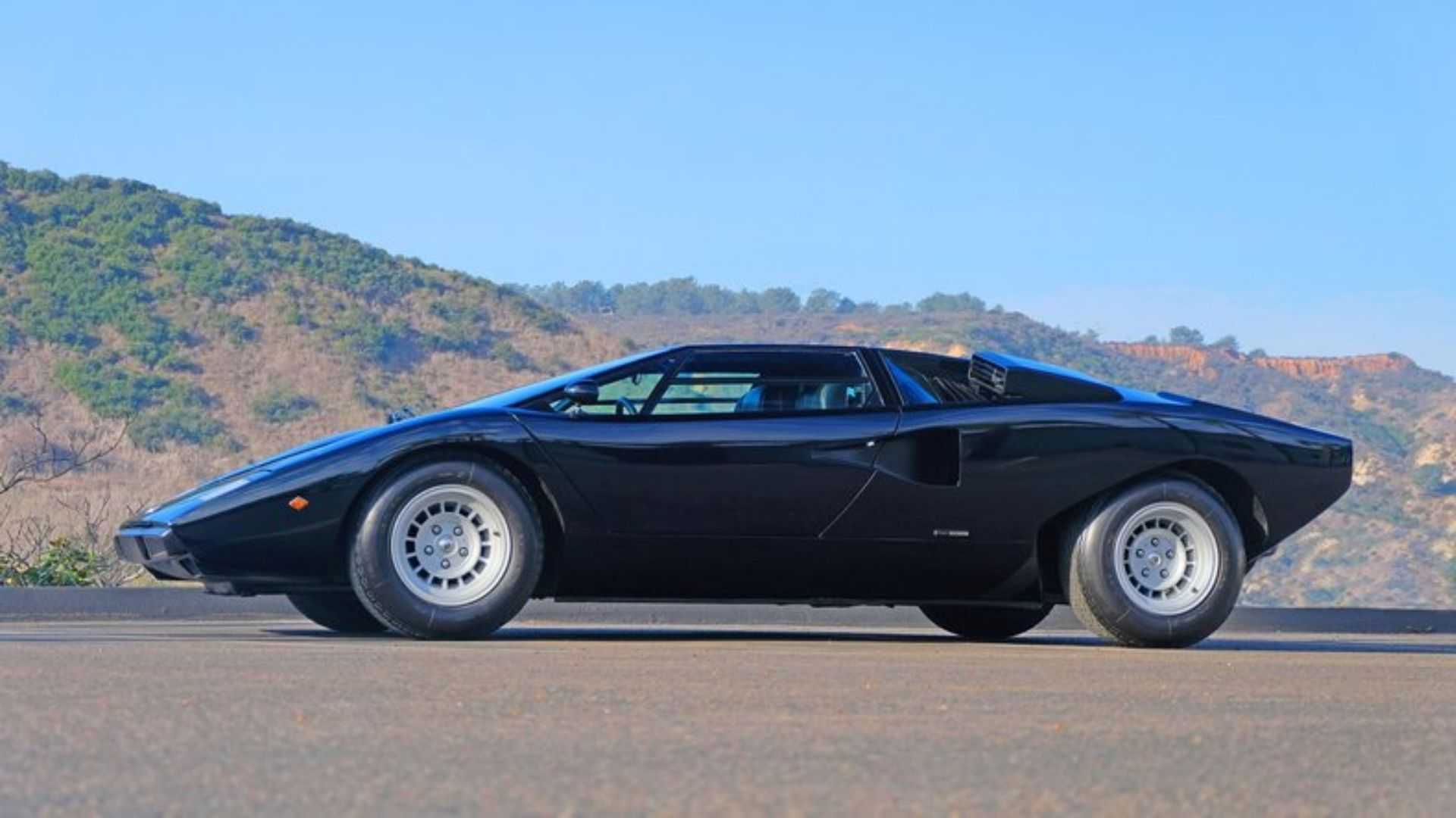 Live Out Loud With A 1976 Lamborghini Countach LP400 Periscopio | Motorious