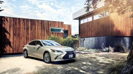 Lexus ES Hybrid News and Reviews | Motor1.com