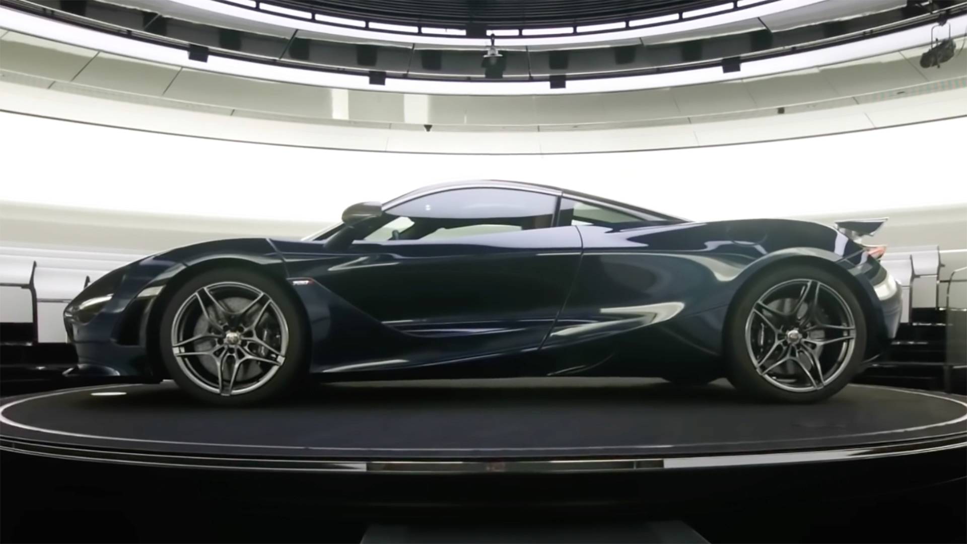 How does the McLaren 720S go so fast? Rocket scientist explains