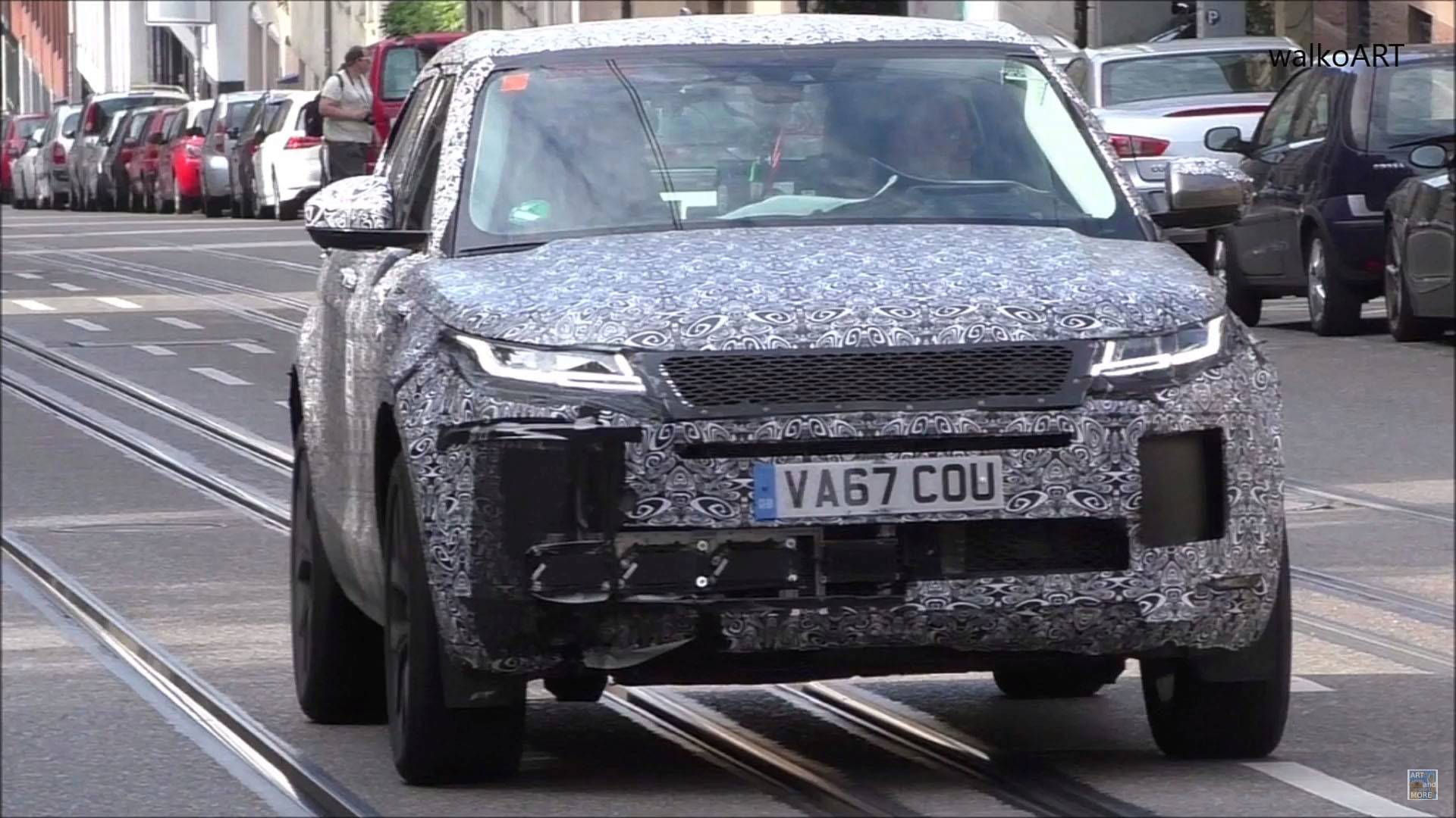 Range Rover Evoque Spied With Some Damage?