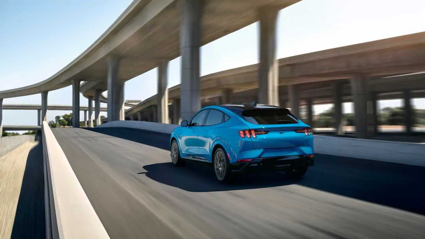 UPDATE: Ford Mustang Mach-E Debuts With 300-Mile Range, Four Doors ...