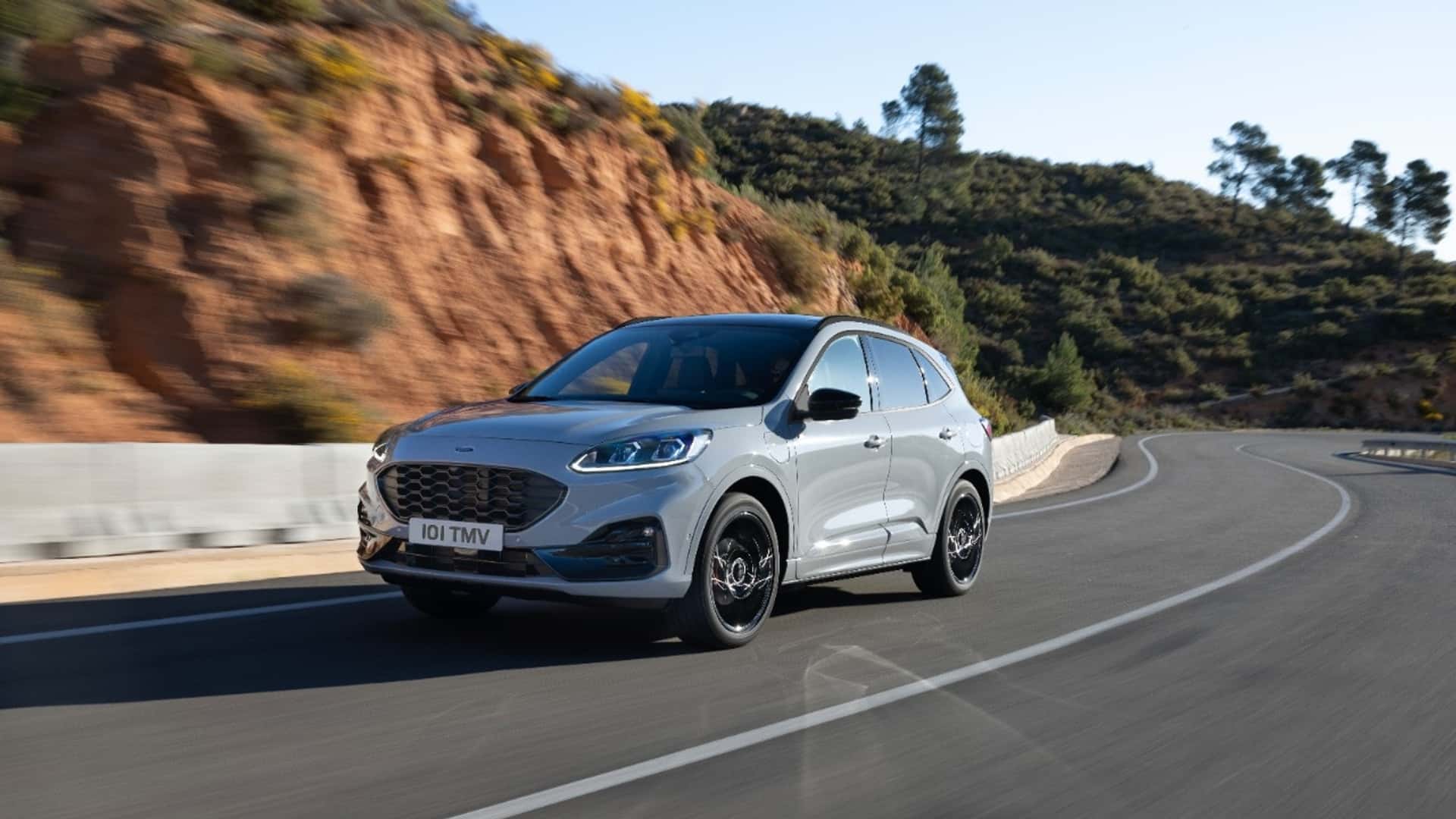 Ford Kuga, ecco la Graphite Tech Edition per la full hybrid da 190 CV