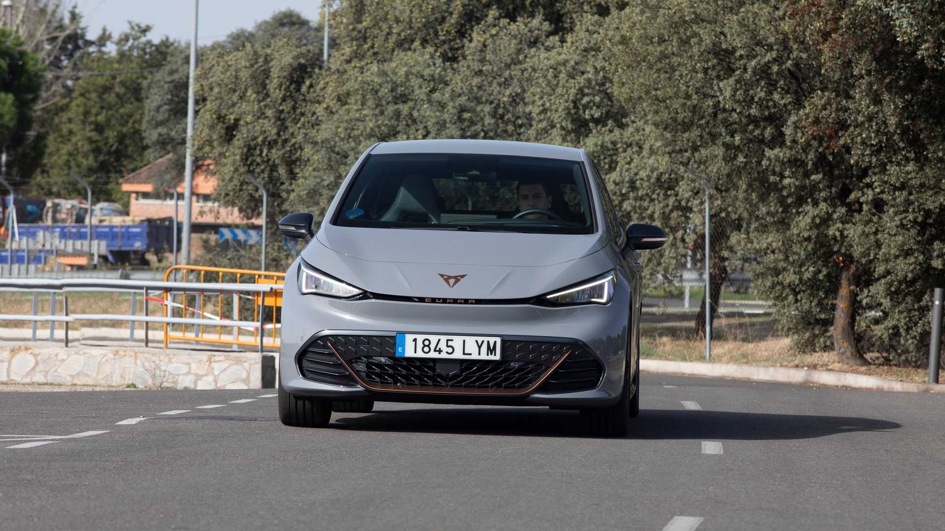 Probamos el CUPRA Born e-Boost de 77 kWh: ¿un Golf GTI eléctrico?